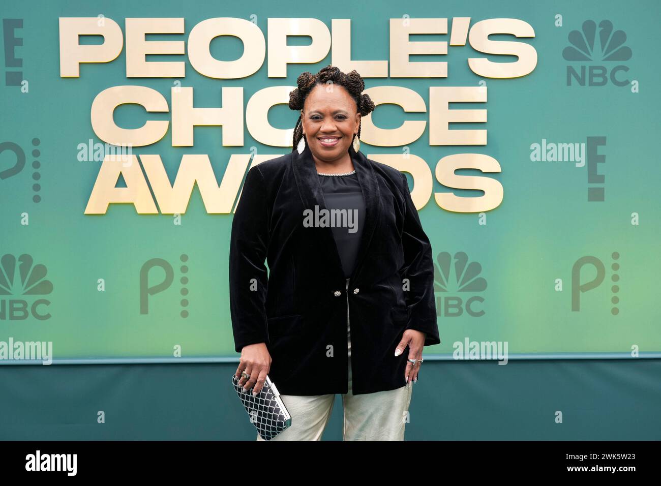 Chandra Wilson arrives at the People's Choice Awards on Sunday, Feb. 18 ...