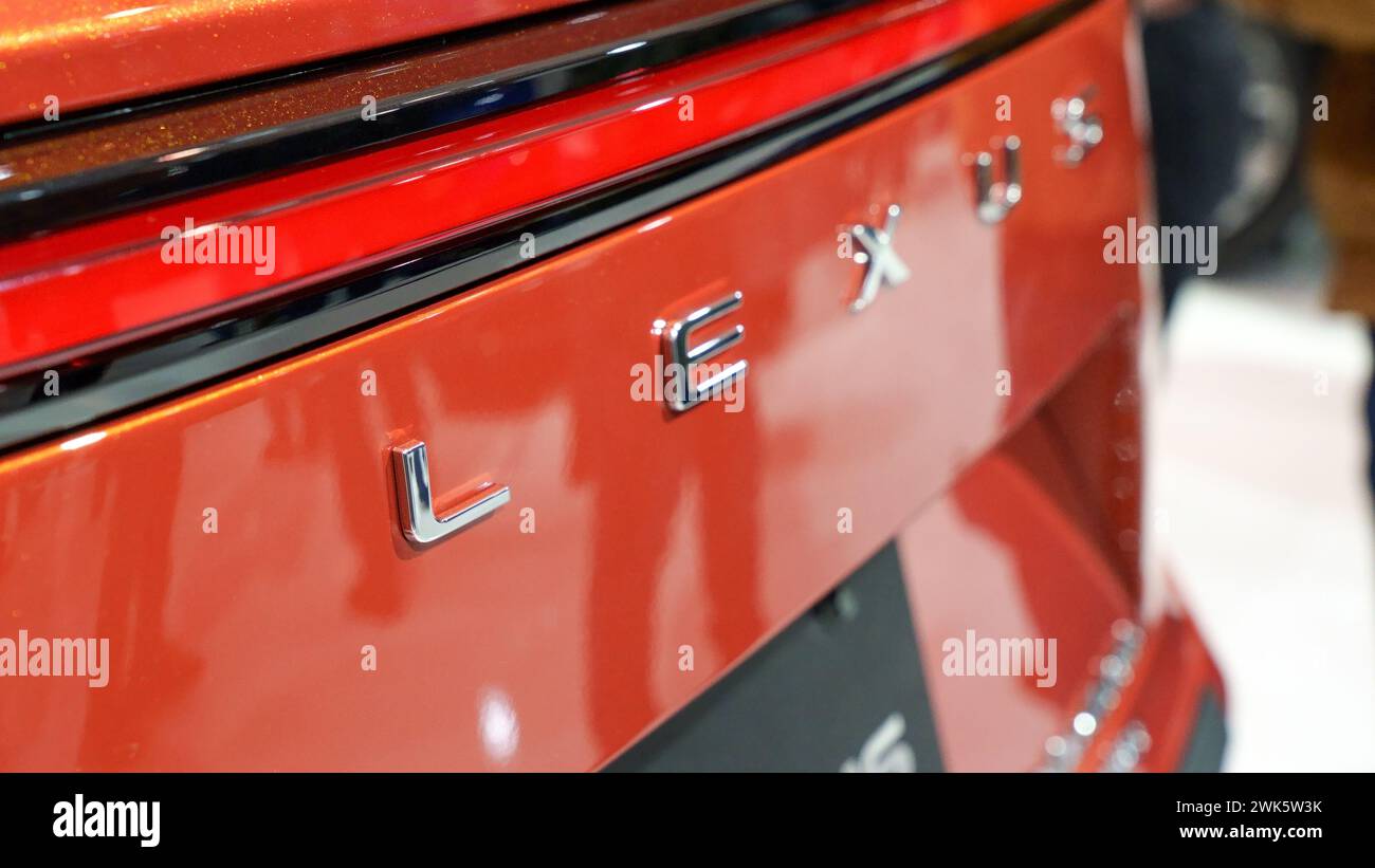 Lexus emblem hi-res stock photography and images - Alamy