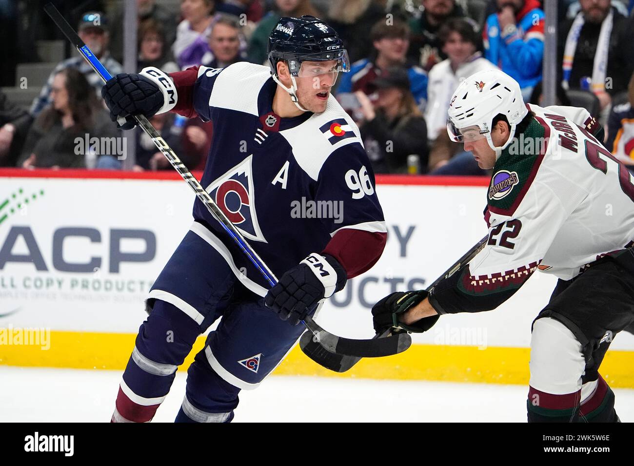 Colorado Avalanche right wing Mikko Rantanen, left, drives past Arizona ...