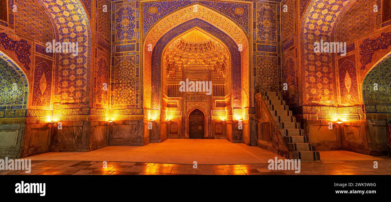The breathtaking colors of the mosque in Tilla Kari Madrassa, Samarkand ...