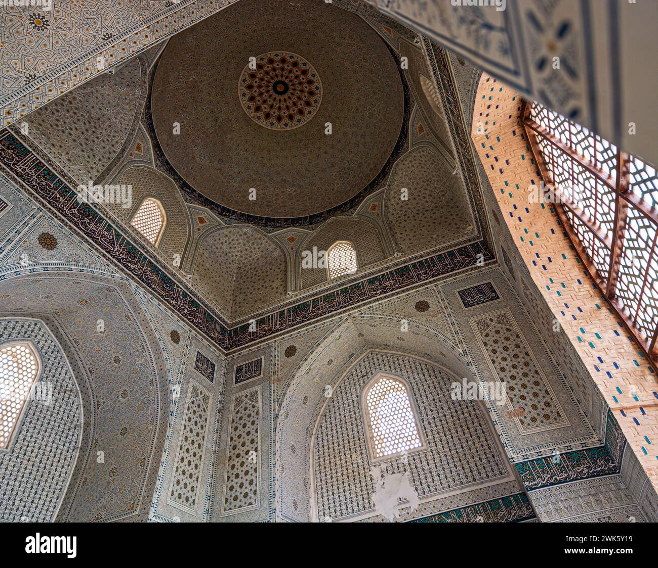 Ornate interior of one of the lateral chapels in Bibi Khanym mosque ...
