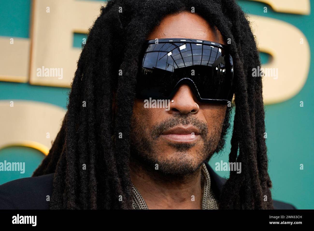 Lenny Kravitz arrives at the People's Choice Awards on Sunday, Feb. 18 ...