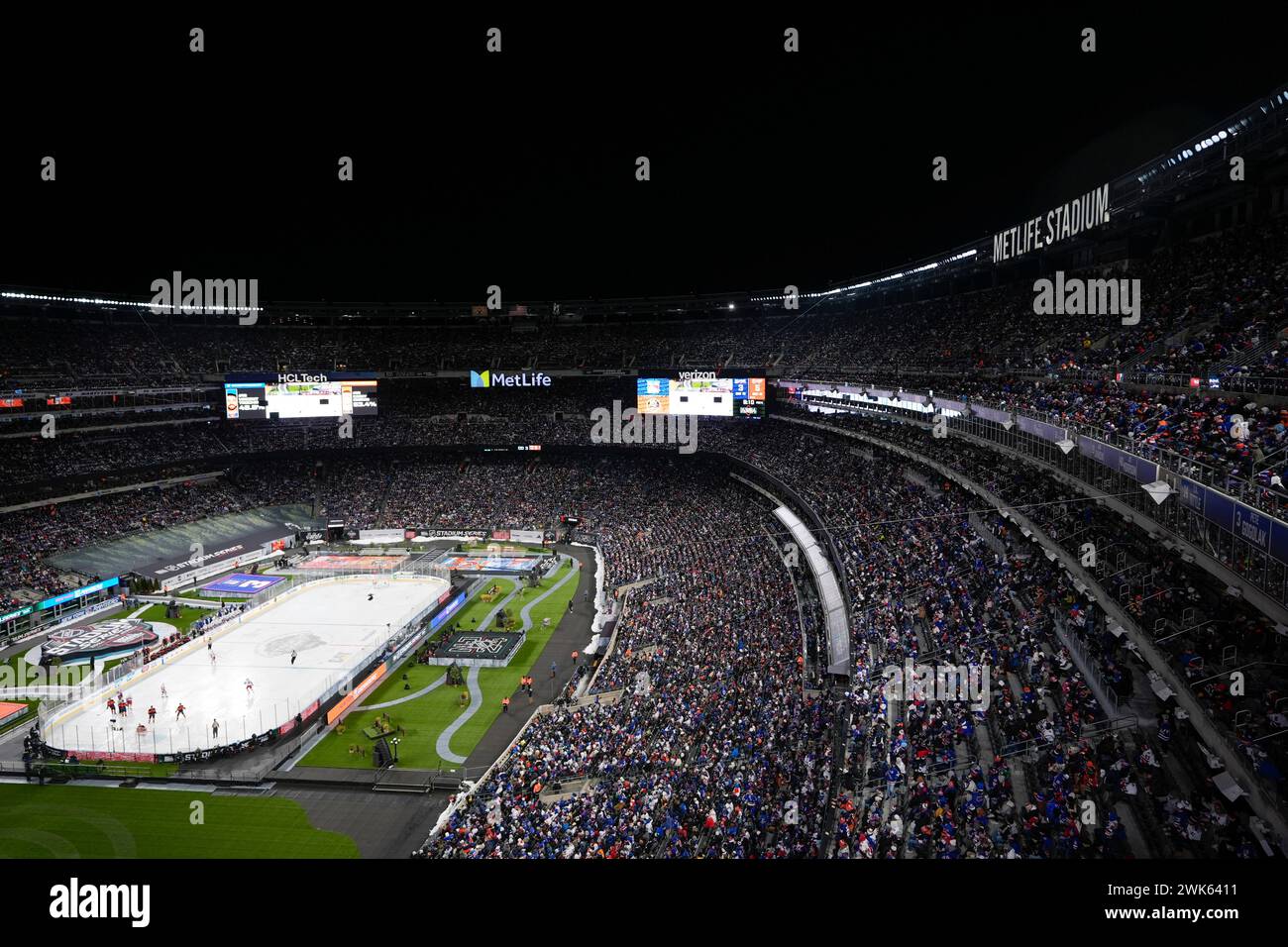 The New York Islanders play the New York Rangers during the third period of an NHL Stadium ...