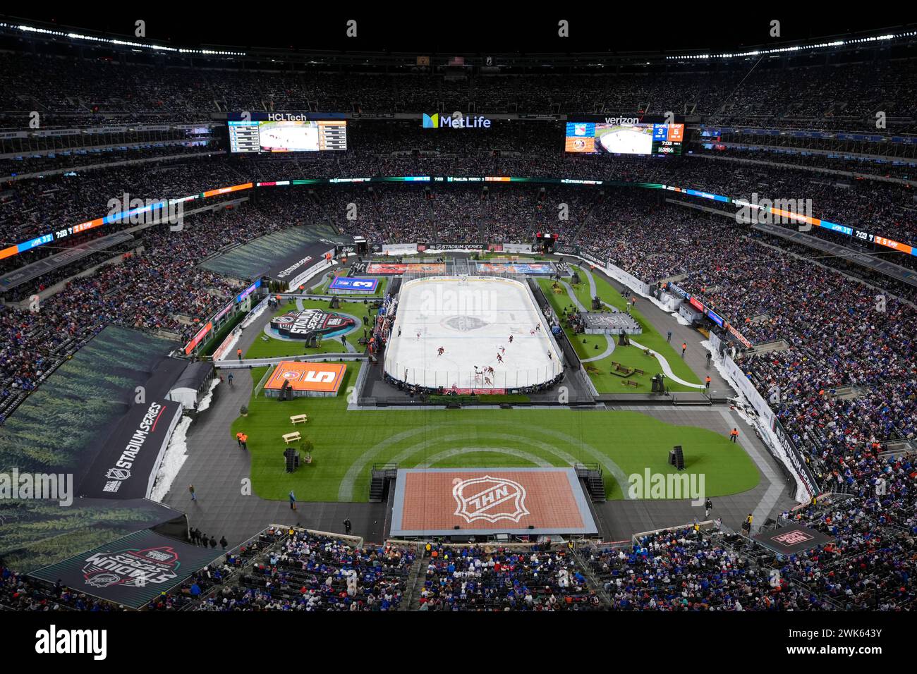 The New York Islanders play the New York Rangers during the third period of an NHL Stadium ...