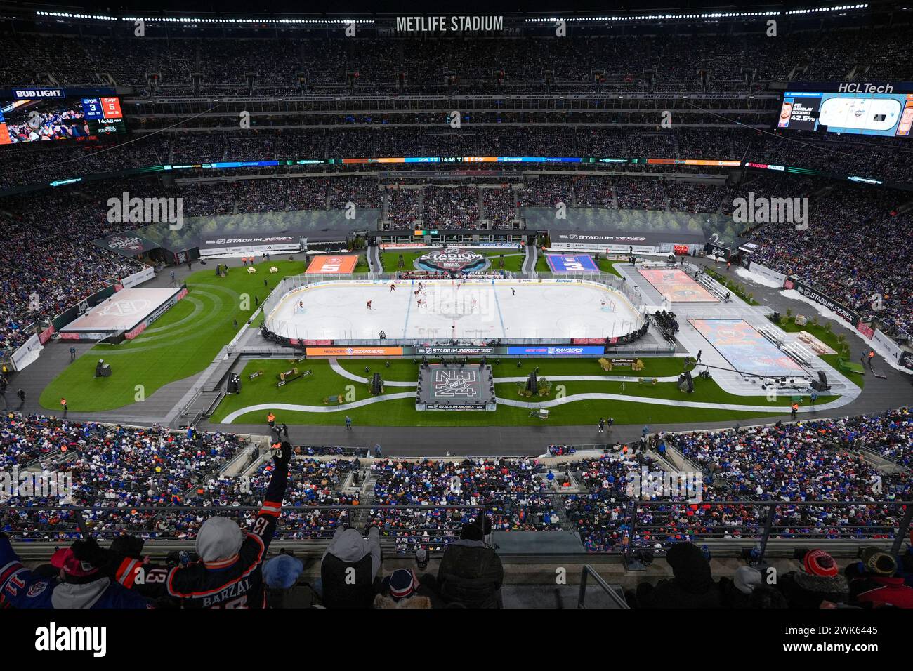 The New York Islanders play the New York Rangers during the third period of an NHL Stadium ...