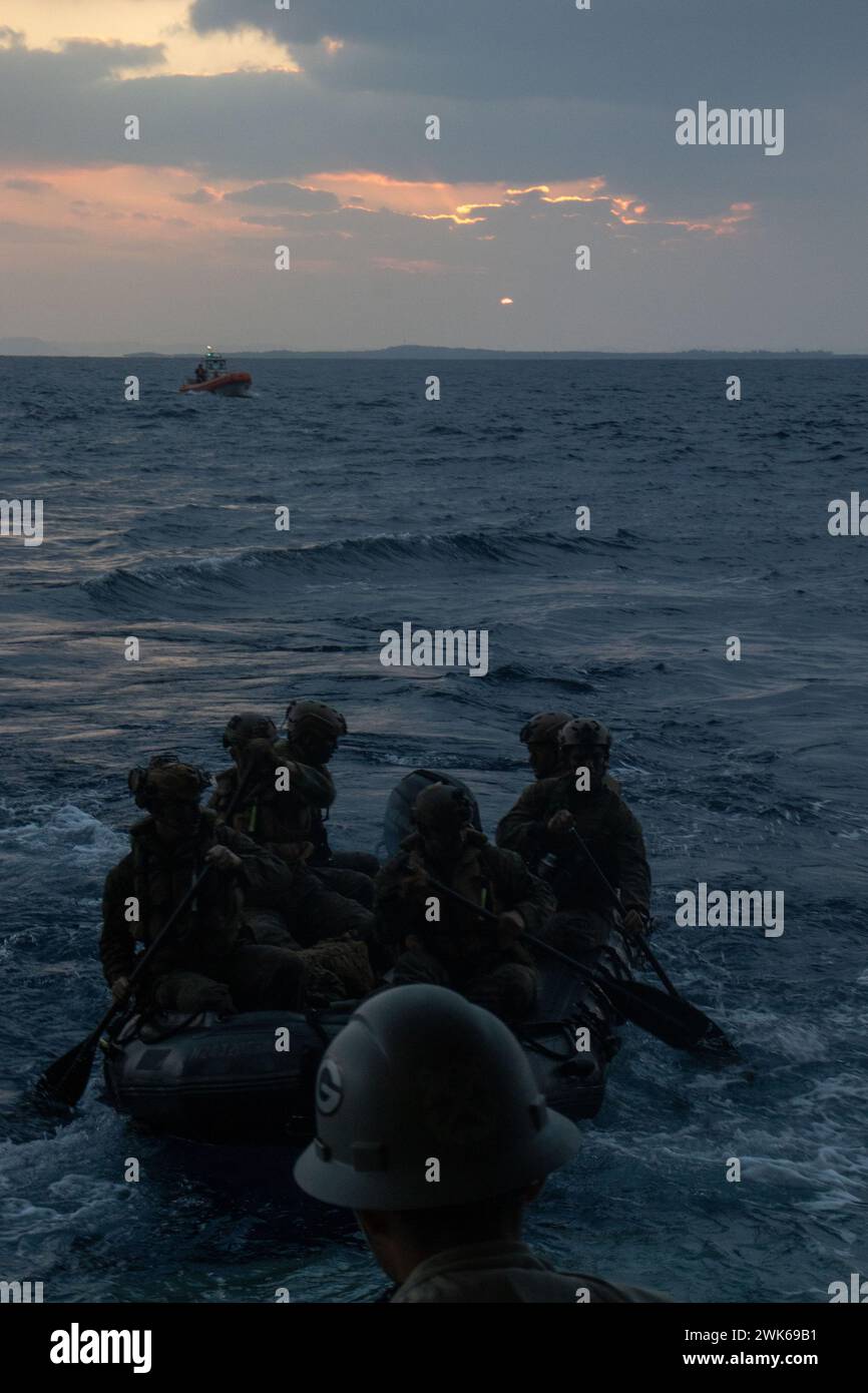 U.S. Marines with Battalion Landing Team 1/1, 31st Marine Expeditionary ...