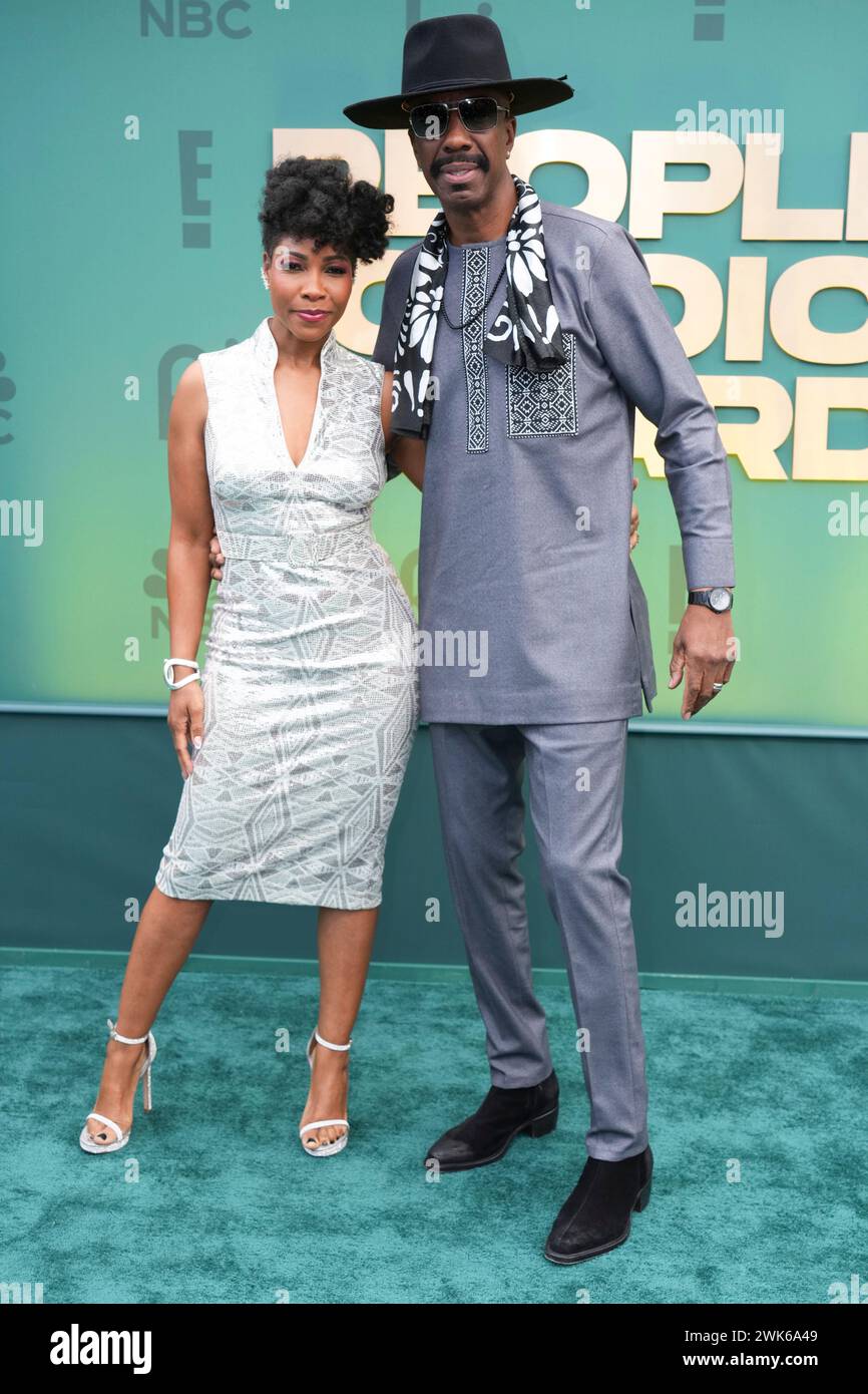 Shahidah Omar, left, and J.B. Smoove arrive at the People's Choice ...