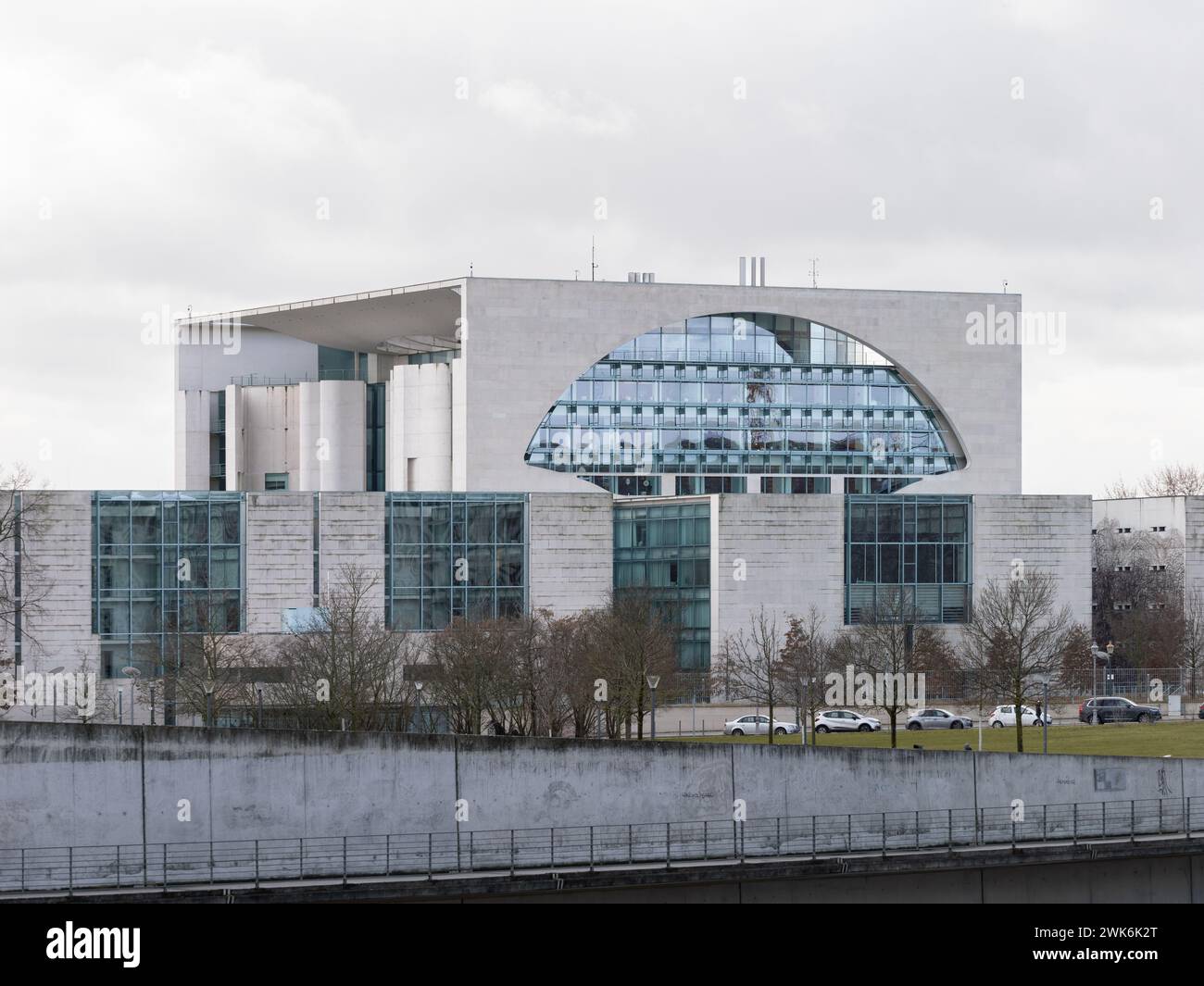 View of bundeskanzleramt hi-res stock photography and images - Alamy
