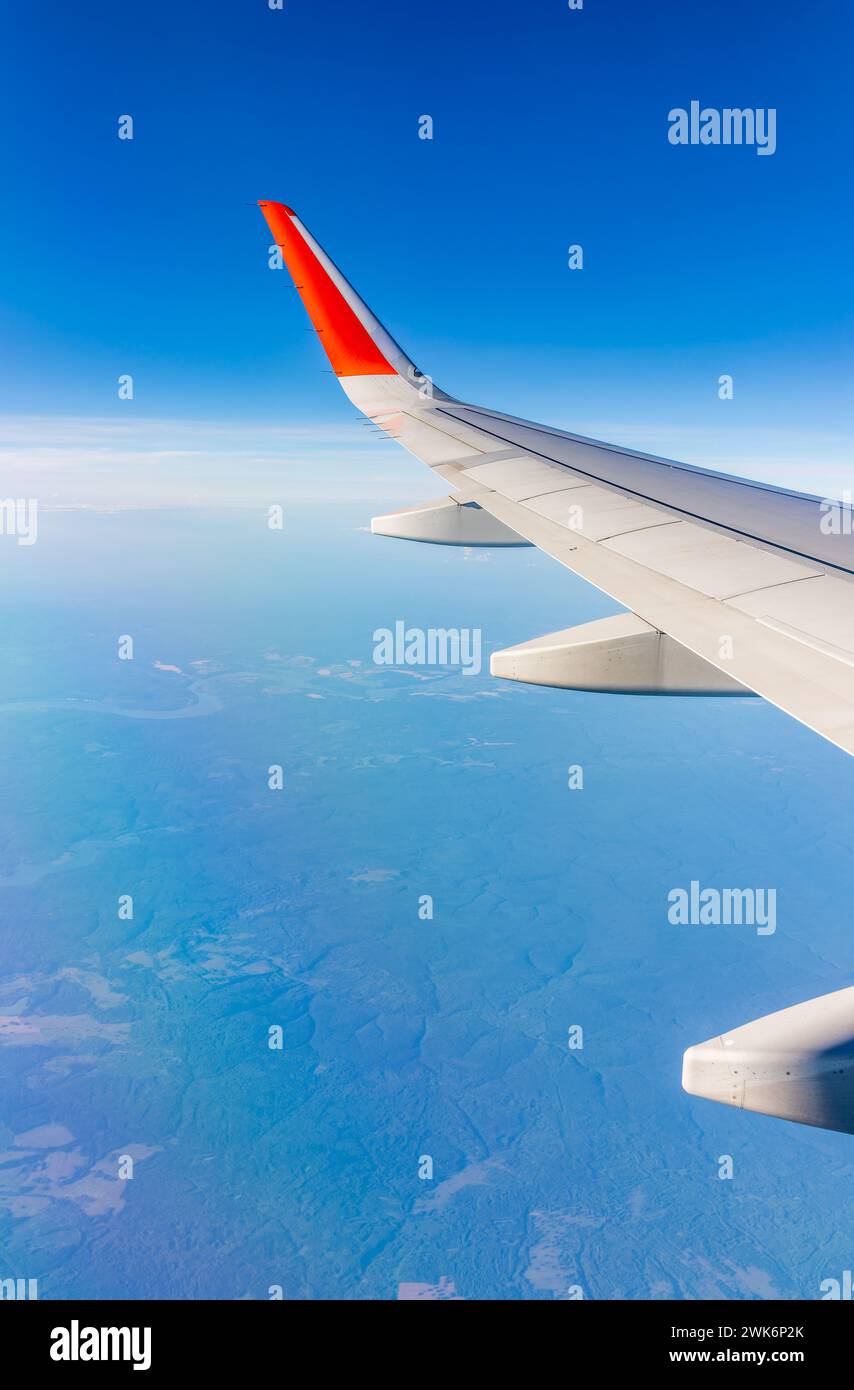 View ground through window airplane hi-res stock photography and images ...