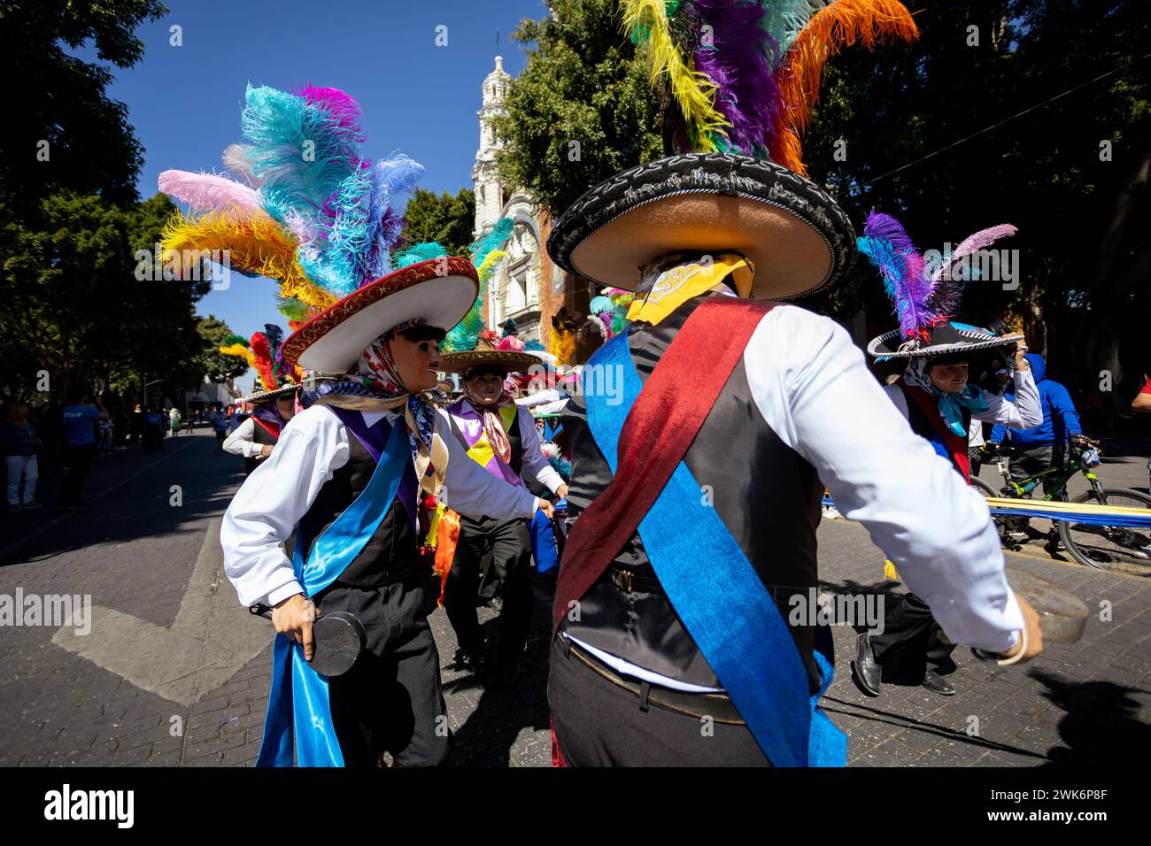 Mexican carnival, Mexican dancers recognized as "huehues" with bright ...