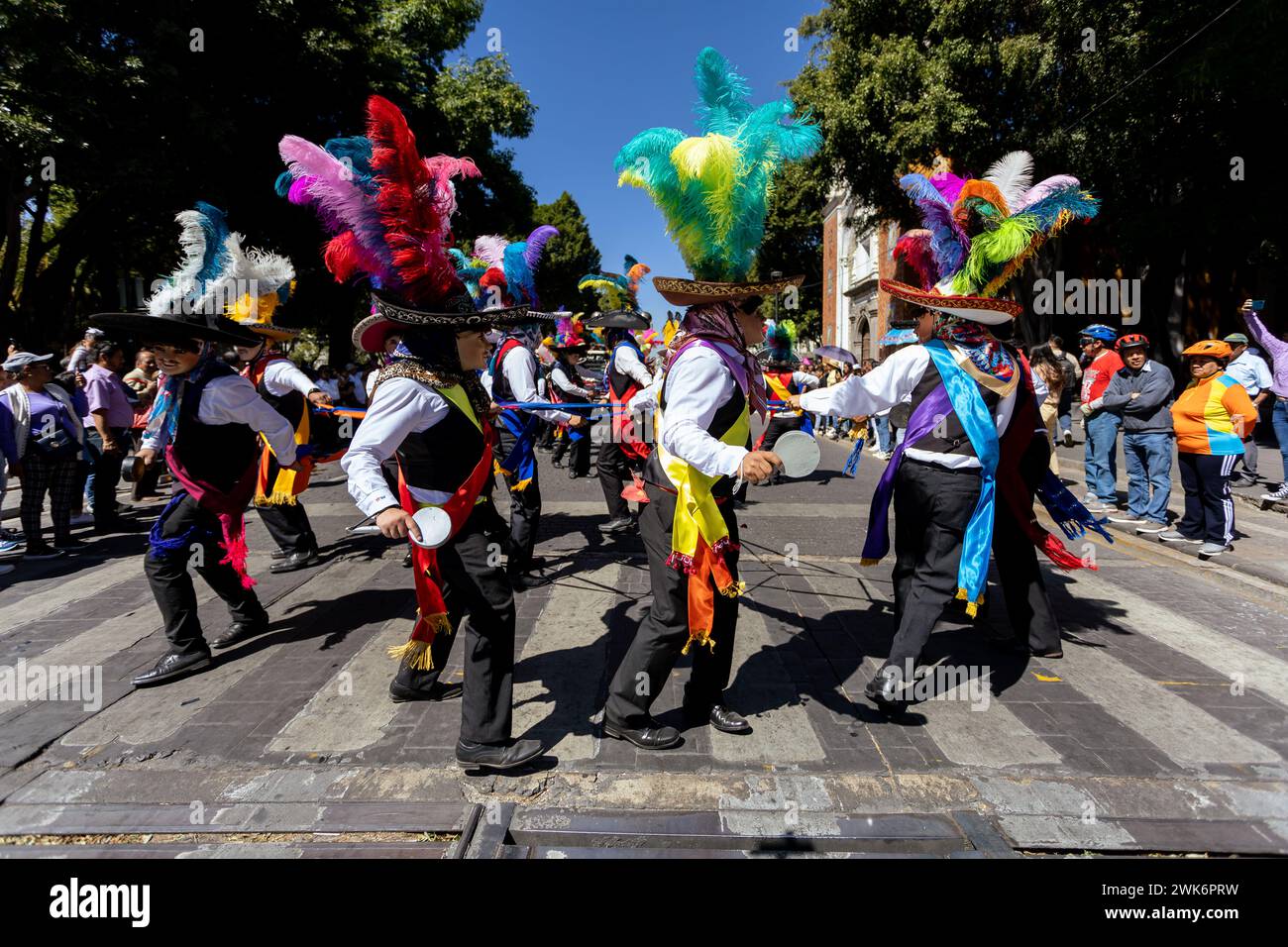 Mexican carnival, Mexican dancers recognized as "huehues" with bright ...