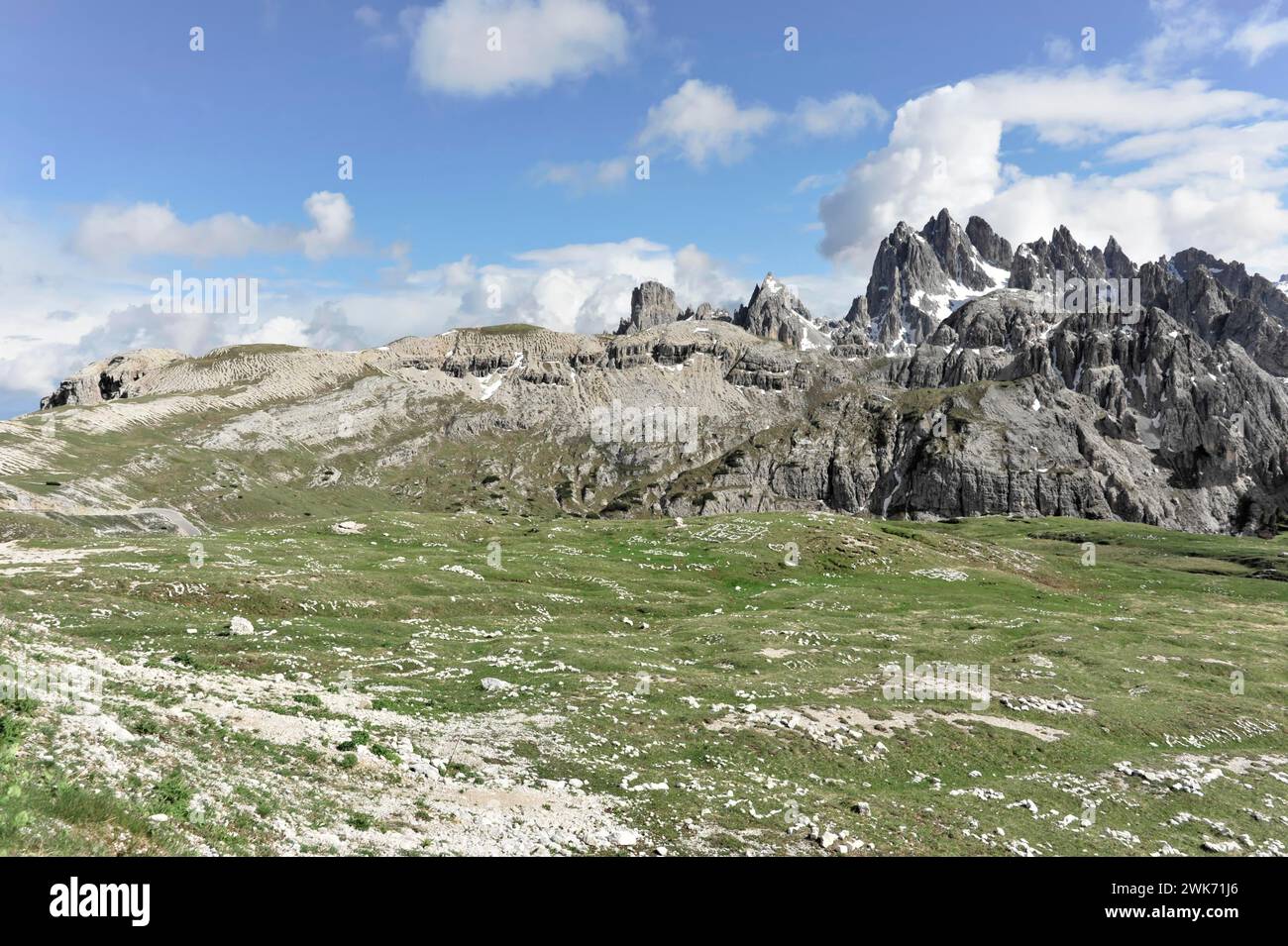 Aurozo hut, mountain panorama facing south in Alta Pusteria, Sesto ...
