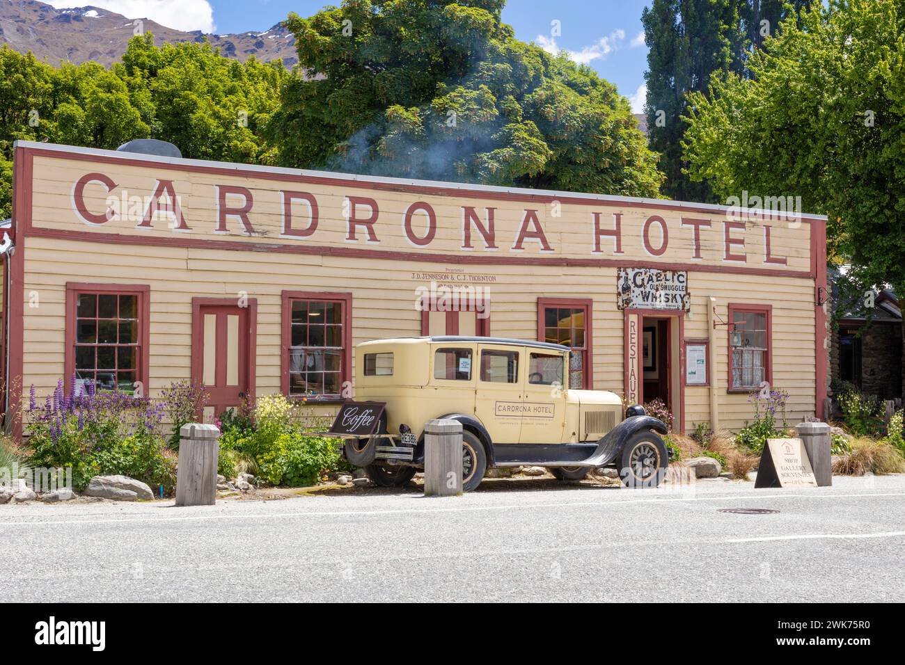 Cardrona hotel central otago hi-res stock photography and images - Alamy