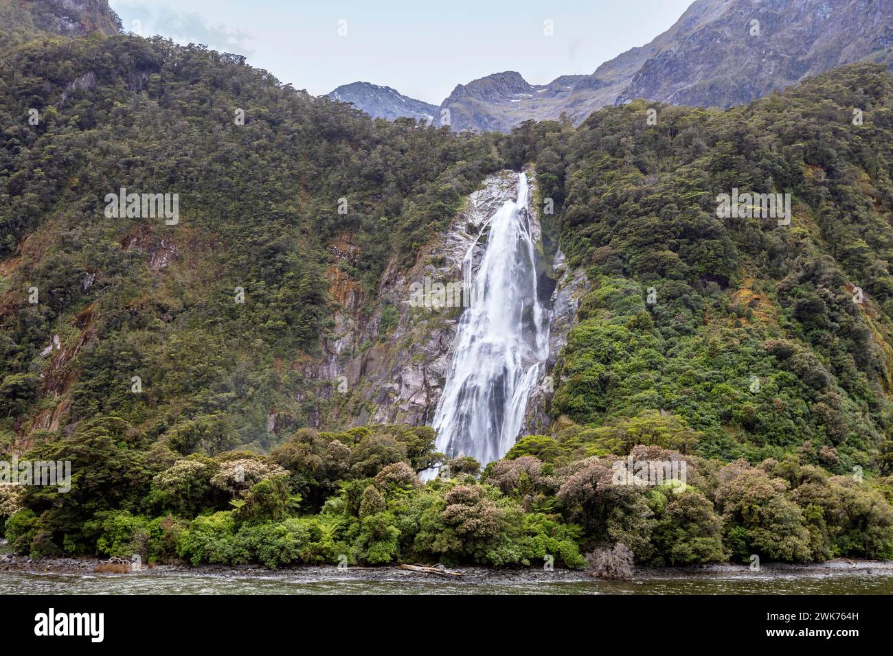 Bowen Falls, Milford Sound, Fiordland National Park, Neuseeland Stock ...
