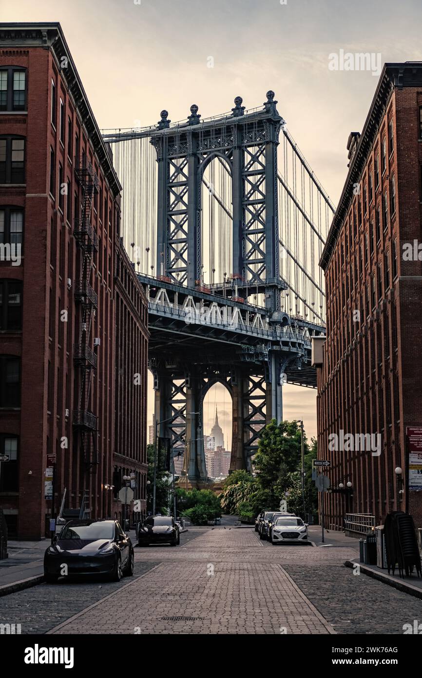 architecture of historic bridge in manhattan. bridge connecting Lower ...