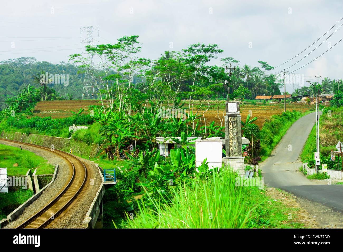 photo of a two-track railroad with sharp bends Stock Photo - Alamy