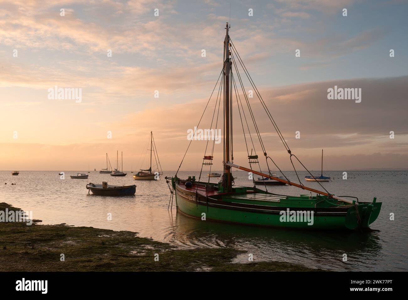 Cockle fishing boat leigh on sea hi-res stock photography and images ...