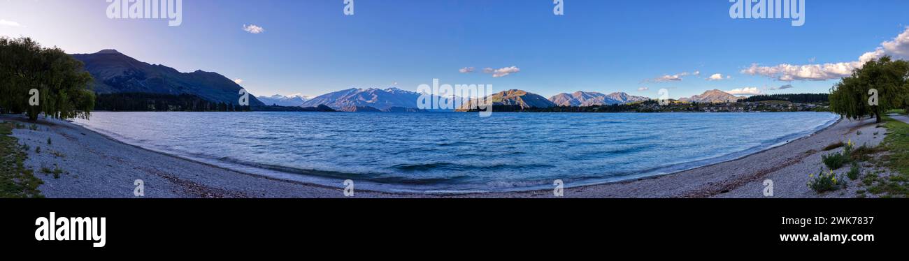 Lake Wanaka, Beach, New Zealand Stock Photo - Alamy