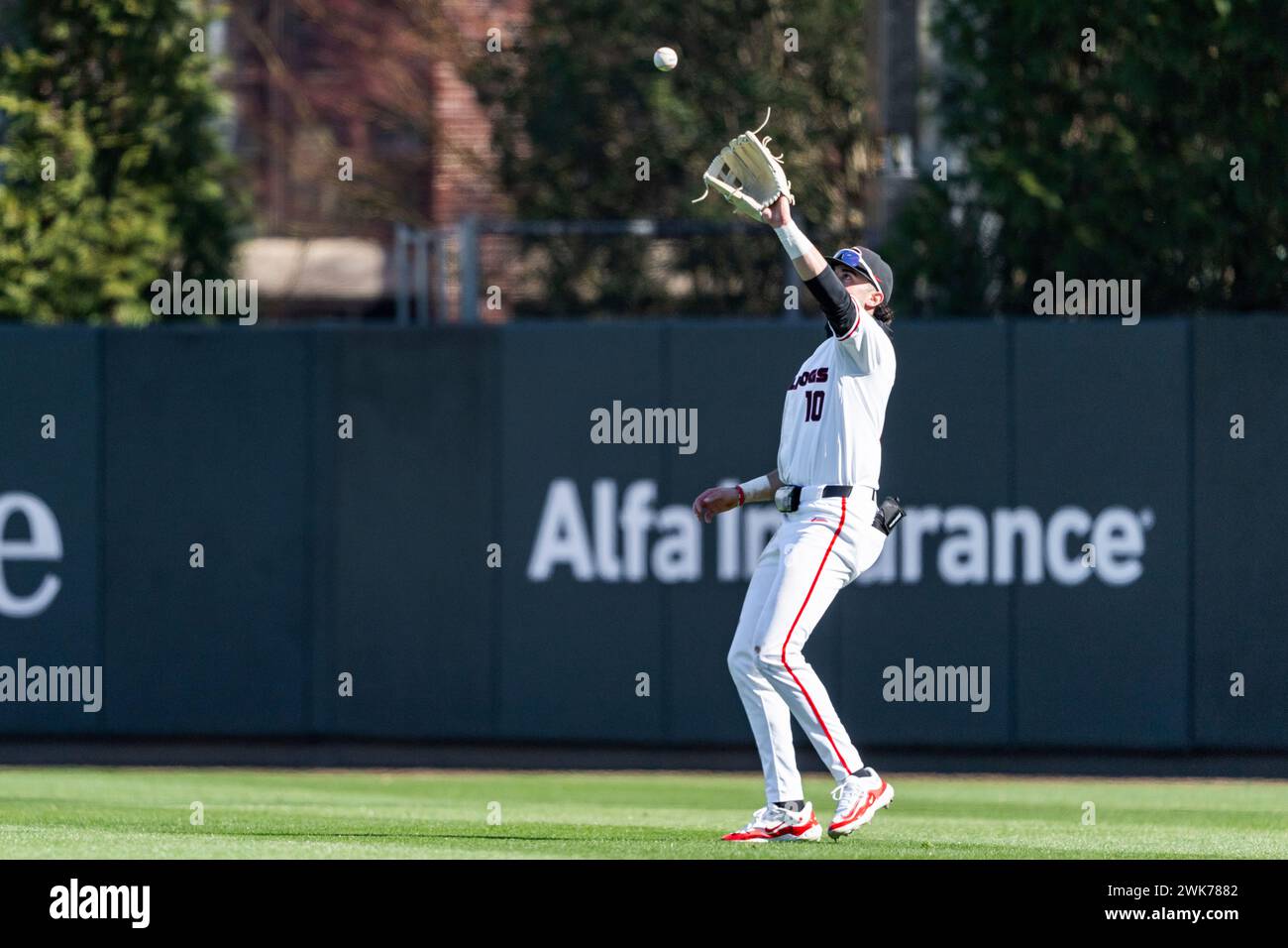 Georgia outfielder John Marant (10) catches a pop fly during an NCAA ...