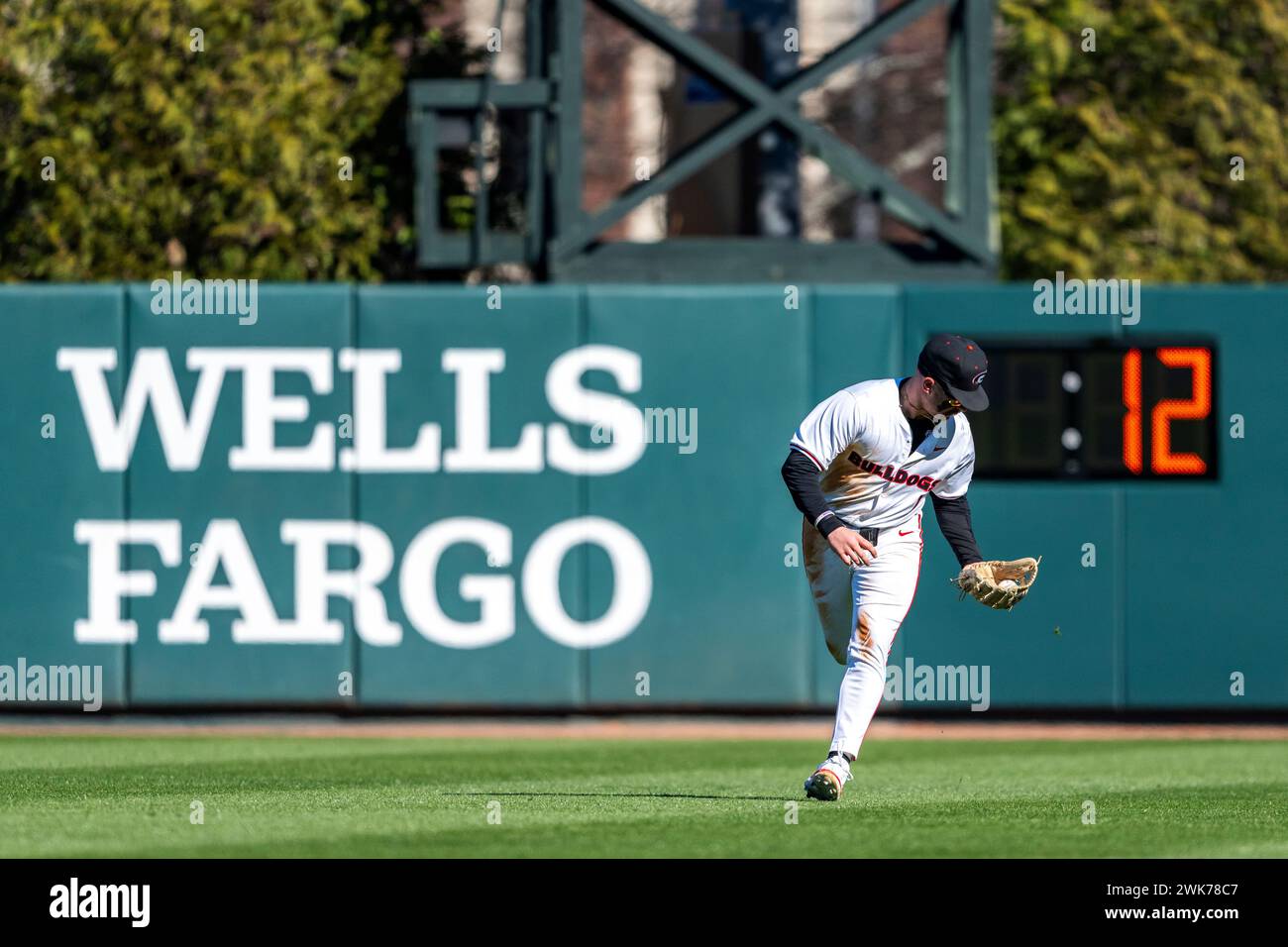 Georgia outfielder Dillon Carter (1) catches a pop fly during an NCAA ...
