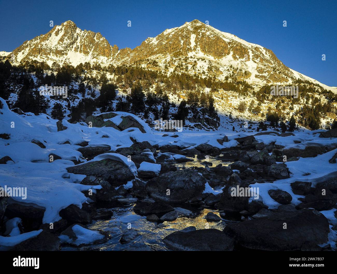 Sol y hielo hi-res stock photography and images - Alamy