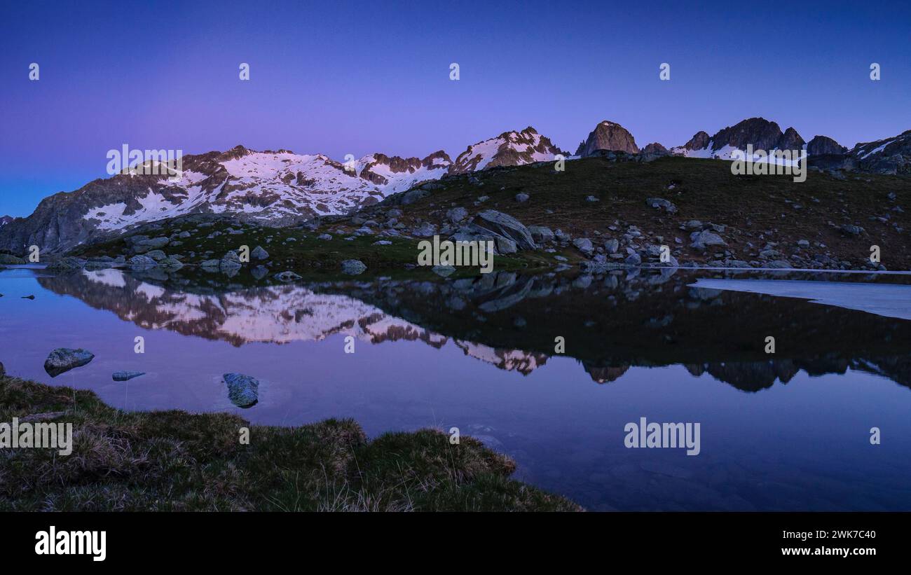 Sunrise at the Besiberris range, Punta Harlé, Pa de Sucre and Tumeneia ...