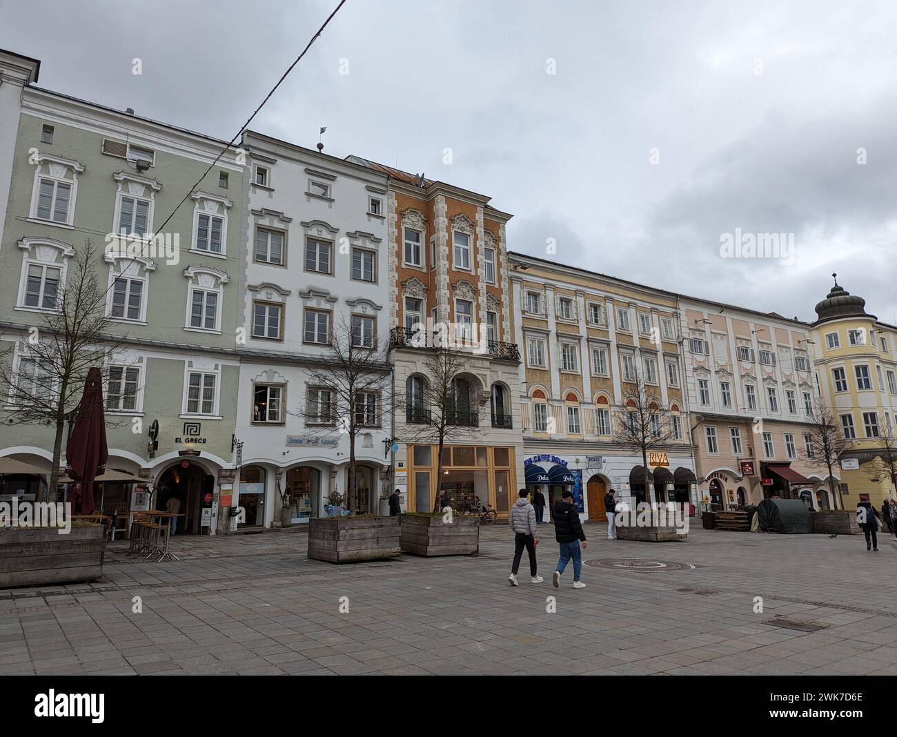 Square distant hi-res stock photography and images - Alamy