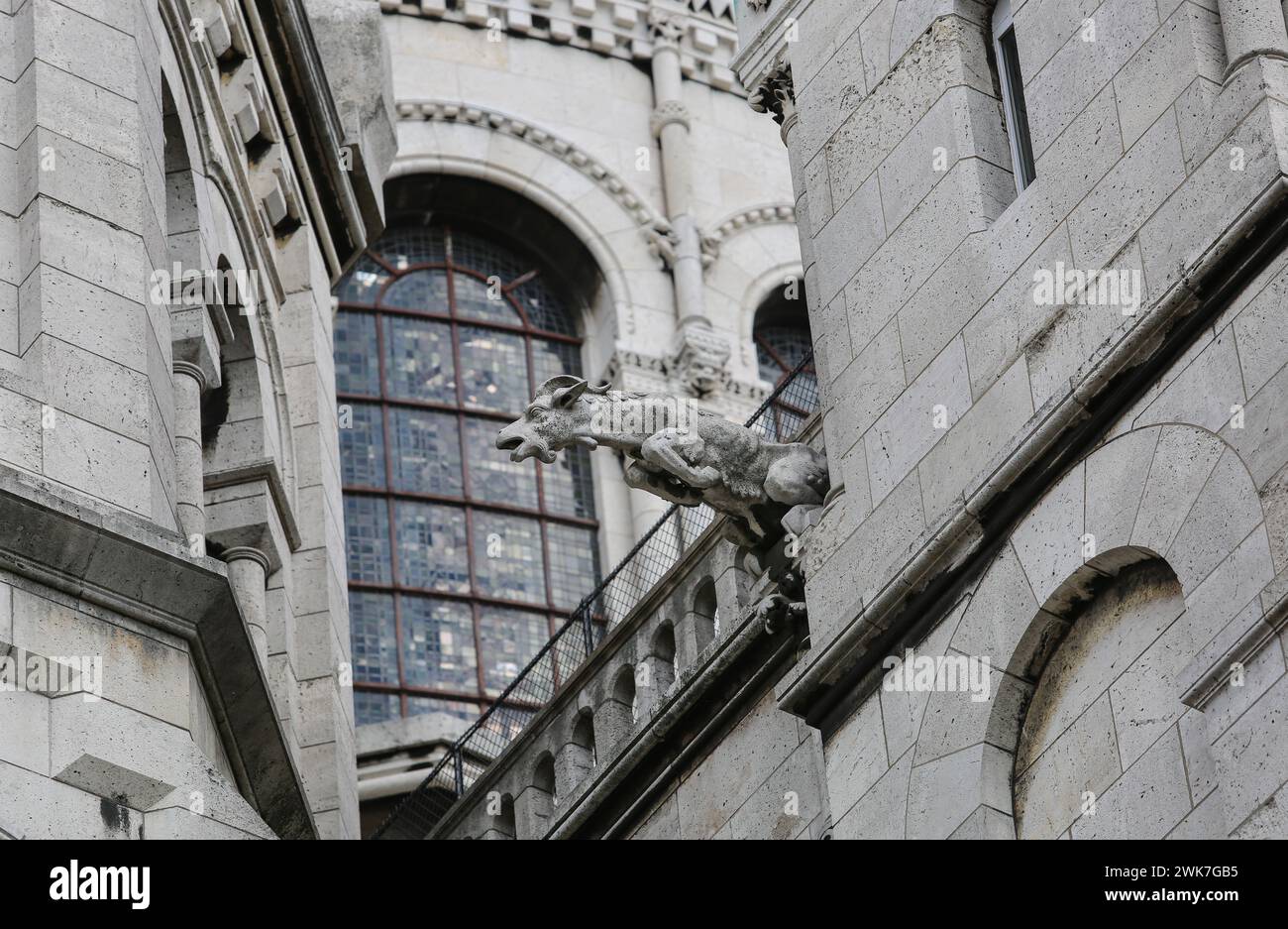 Sacre Coeur Basilica, Montmartre, Paris: Gargoyle animal, Apotropaic ...