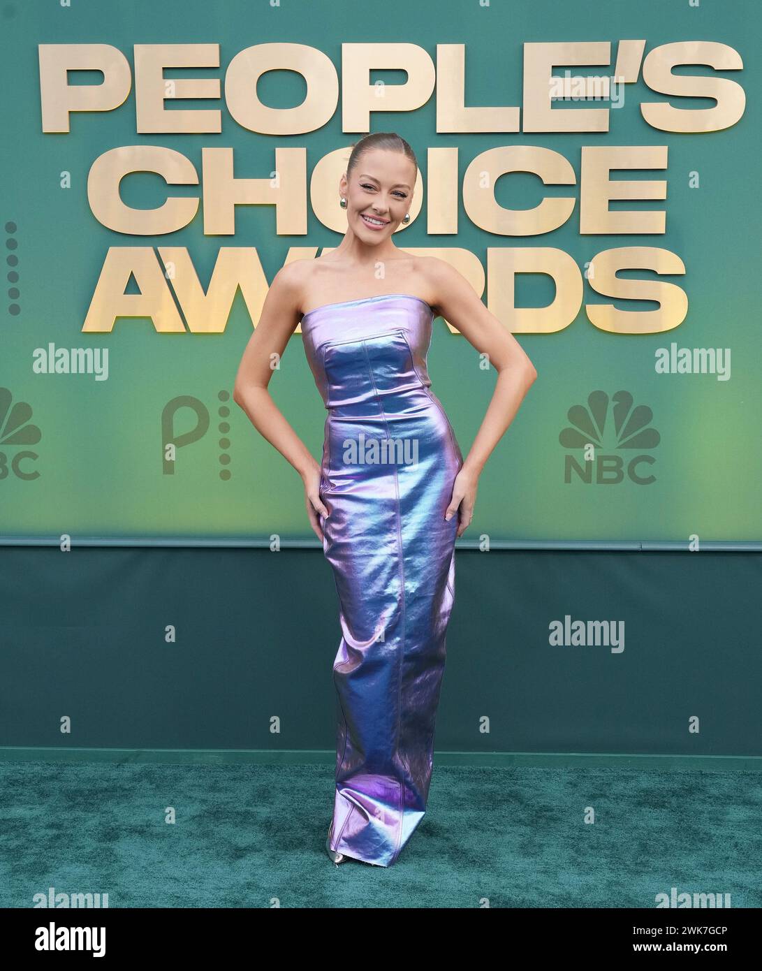 Los Angeles, USA. 18th Feb, 2024. Brooke Schofield walking on the red ...
