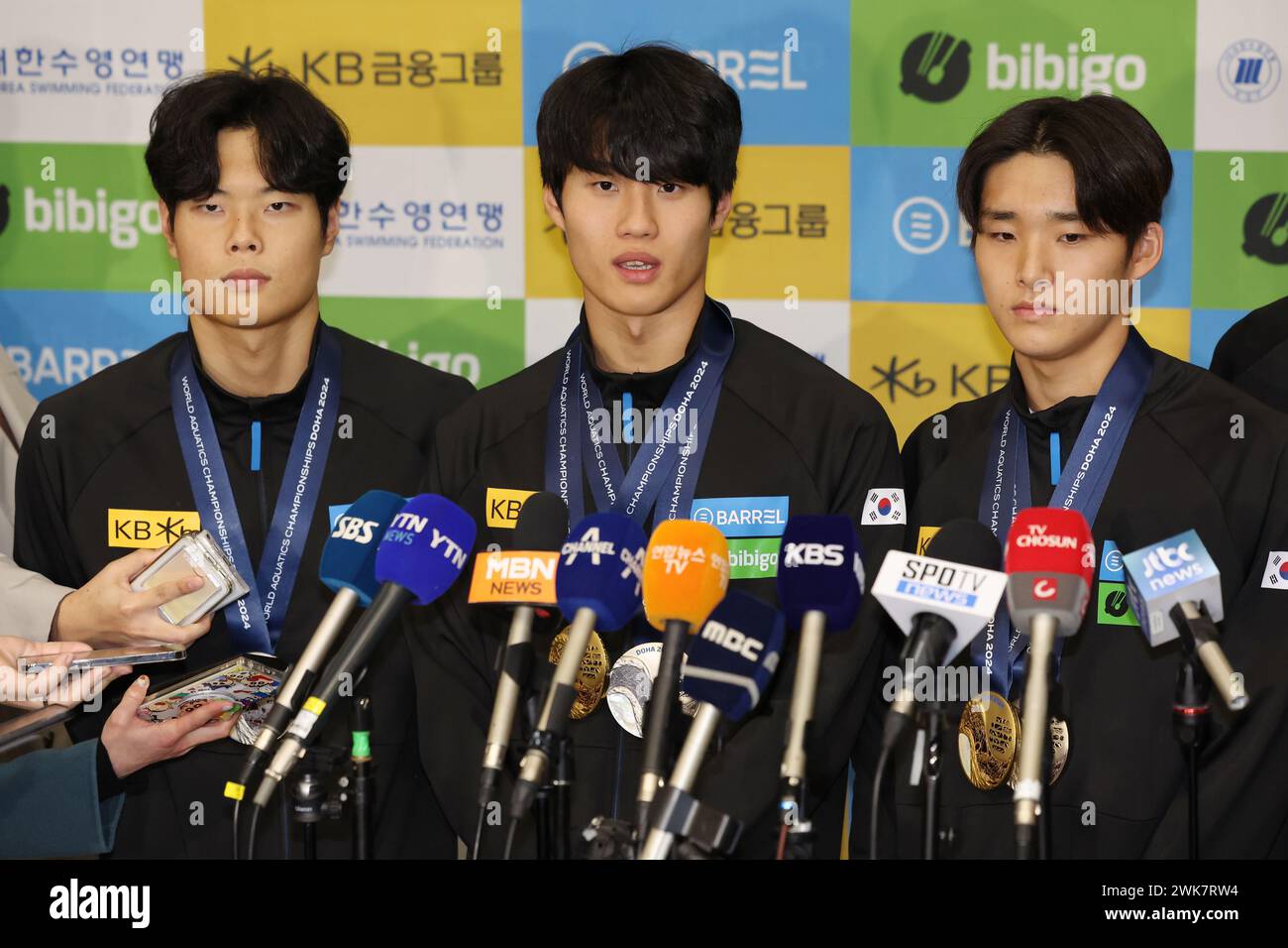 19th Feb, 2024. Swimmer Hwang Sun-woo returns home Hwang Sun-woo (C) of ...