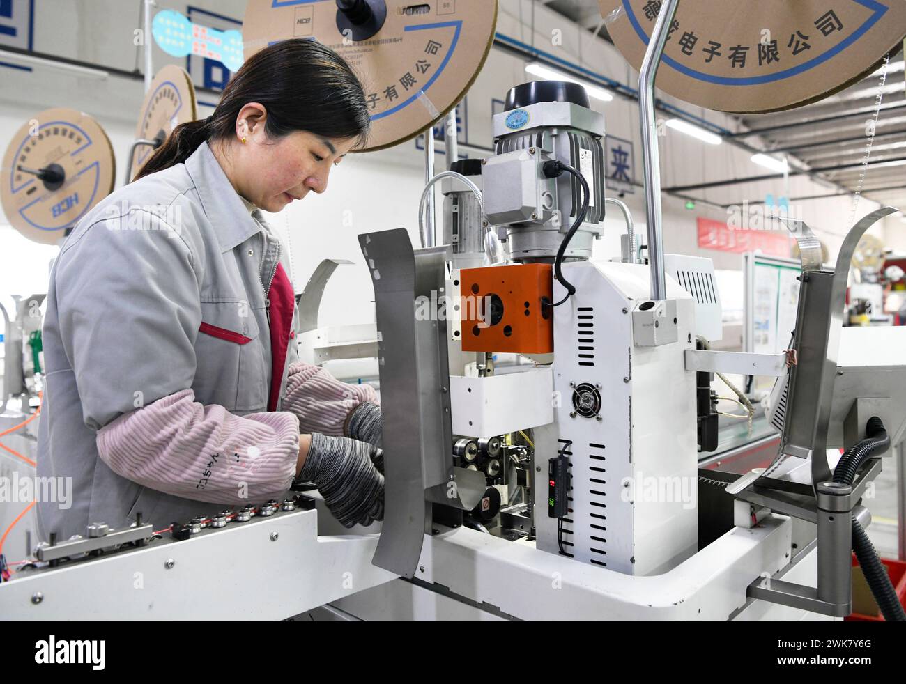 Wiring harness hi-res stock photography and images - Alamy