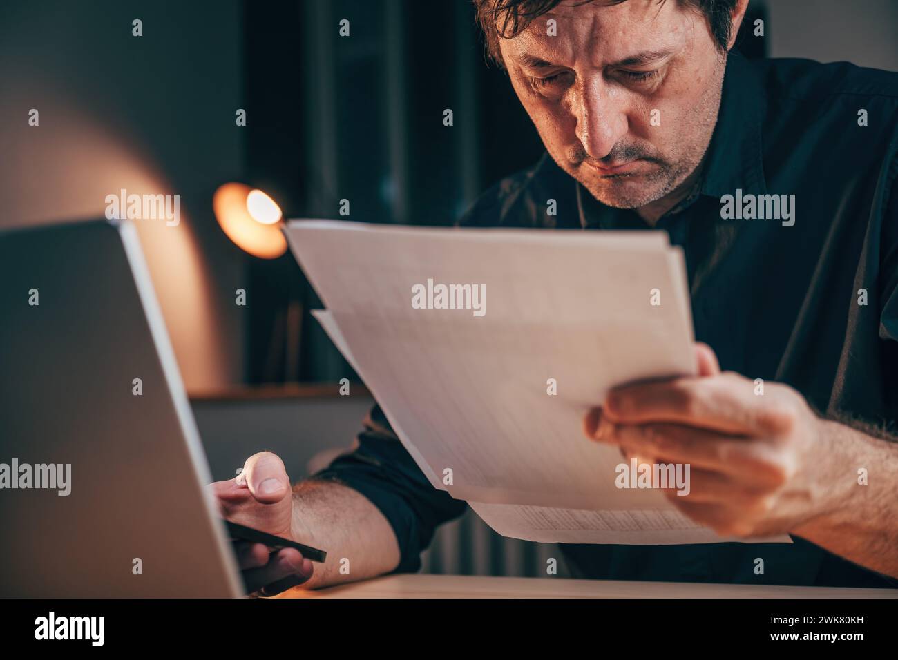 Reading read report hi-res stock photography and images - Alamy