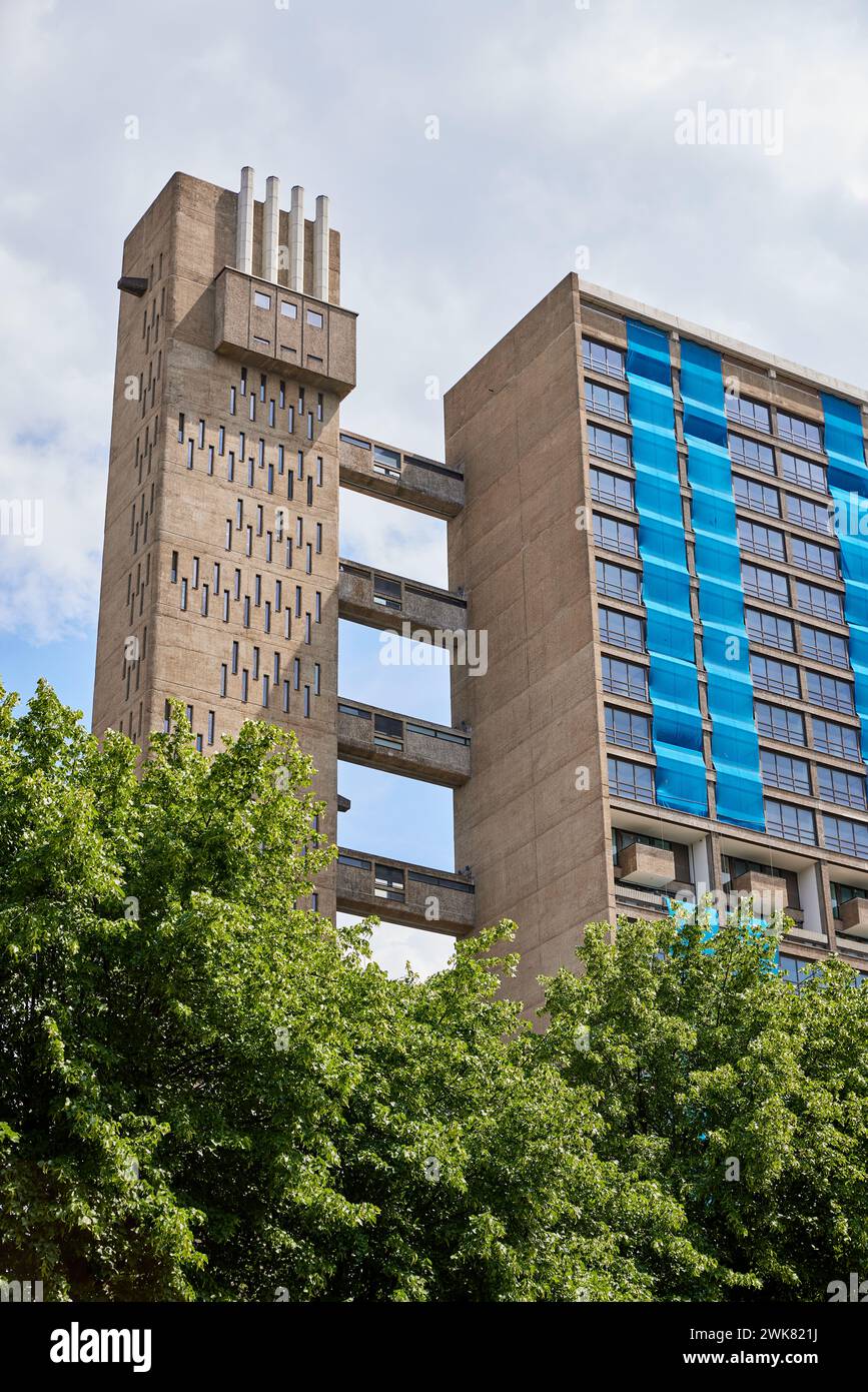 Balfron Tower, designed by Ernő Goldfinger, 1967; London, UK Stock ...