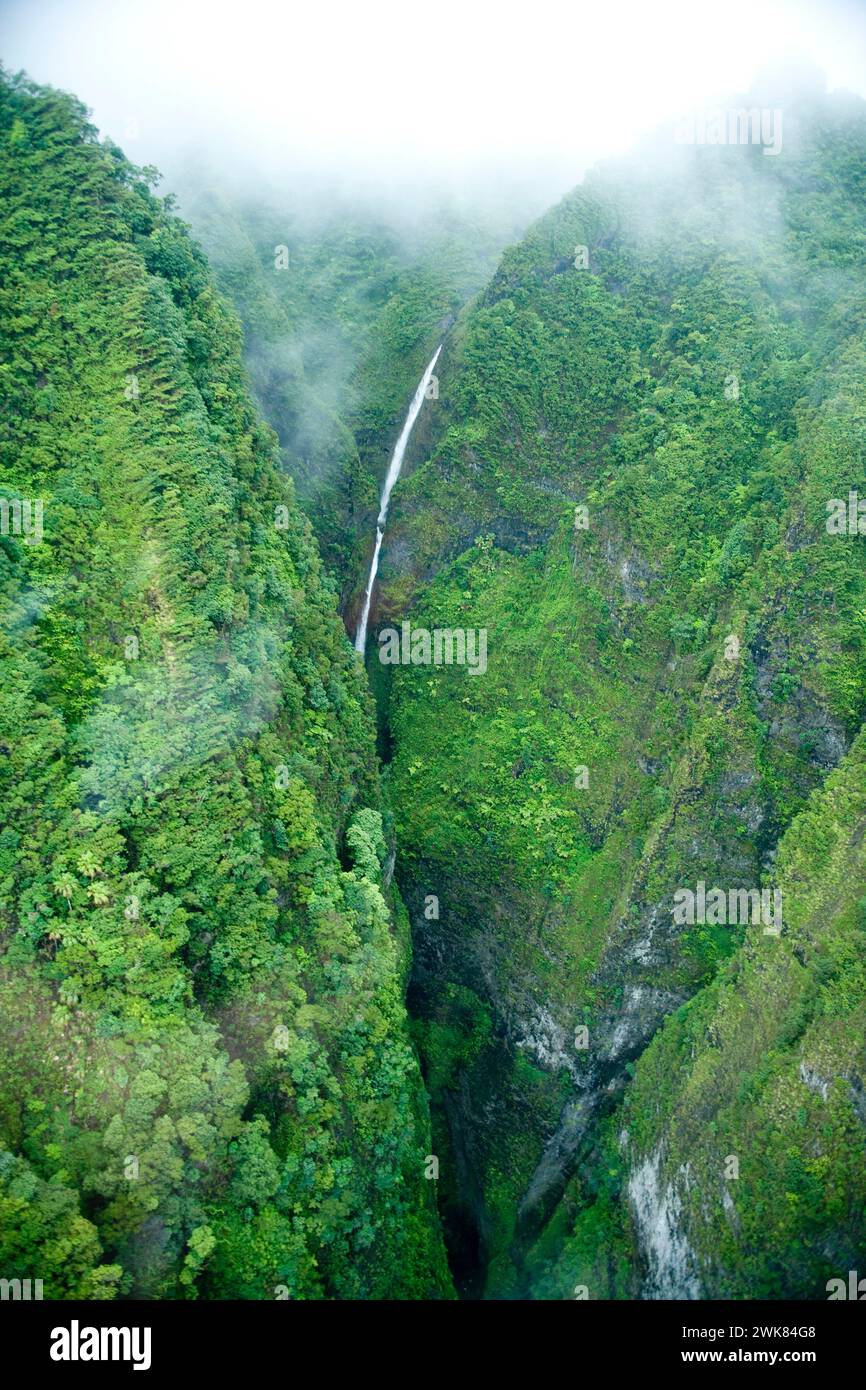 Sacred falls, oahu hi-res stock photography and images - Alamy