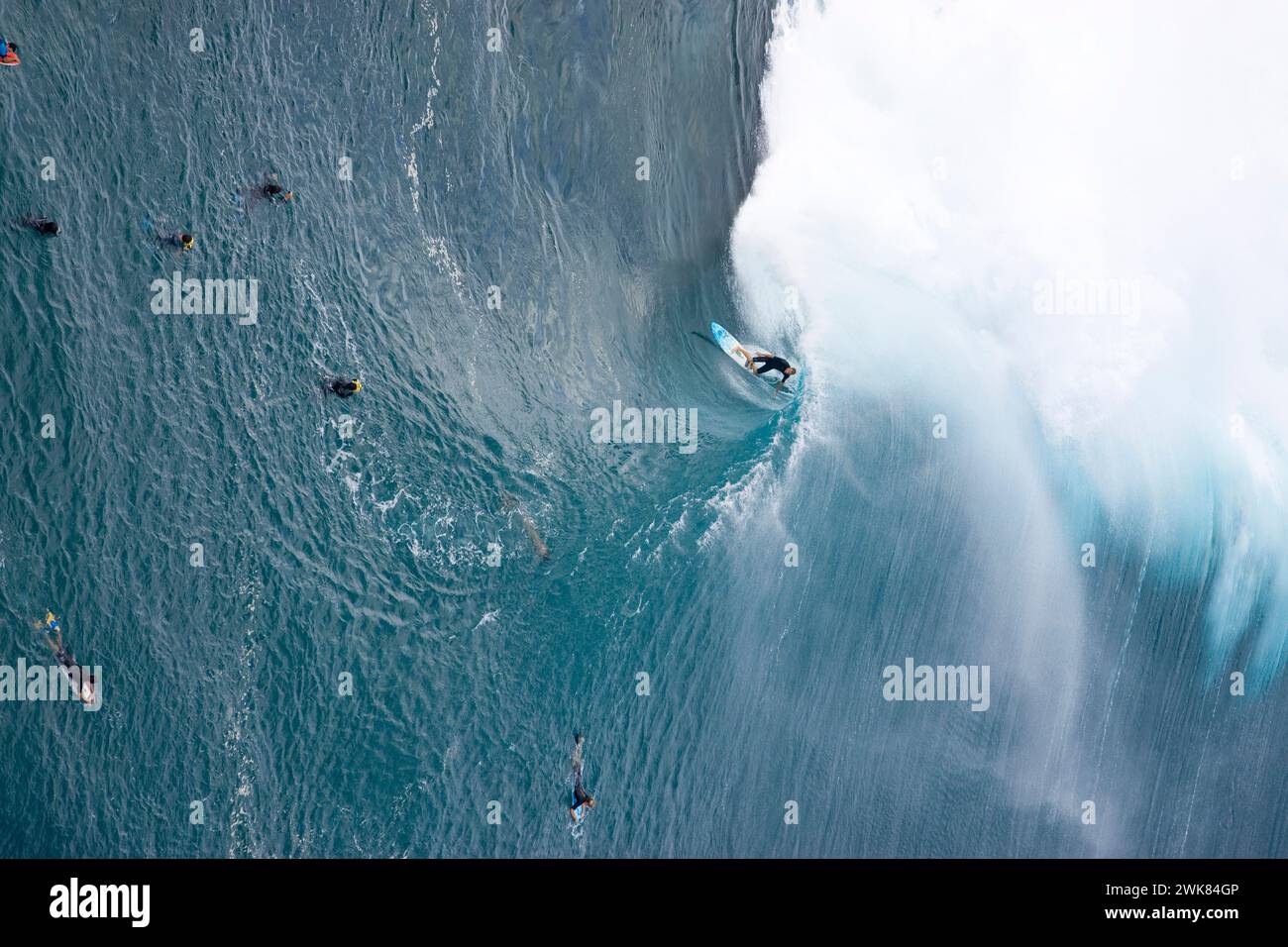 Group of people overview hi-res stock photography and images - Alamy