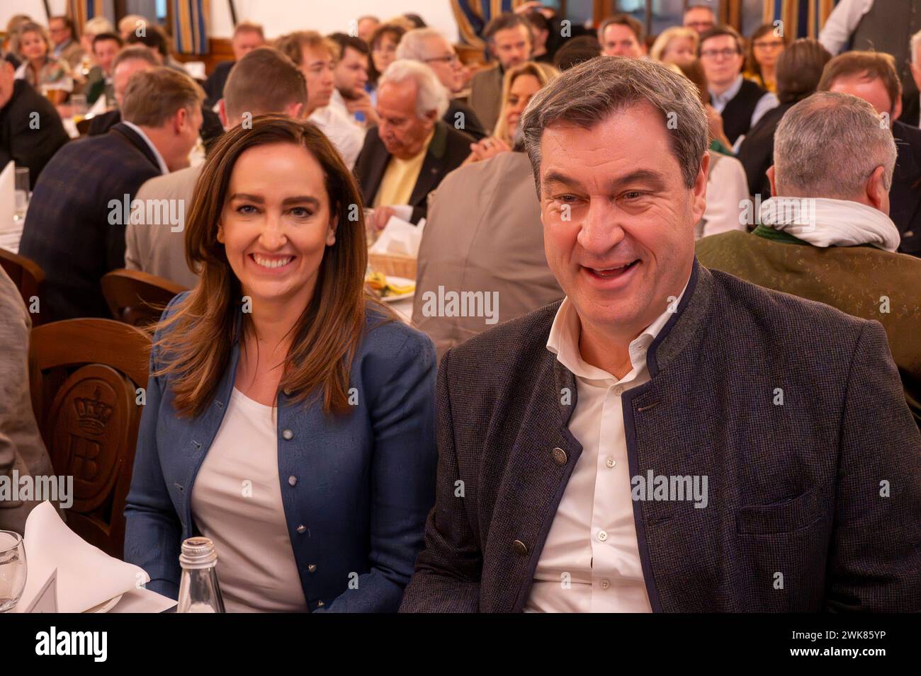 Muenchen, 57. Schwabinger Fischessen im vollen Festsaal des Muenchner ...