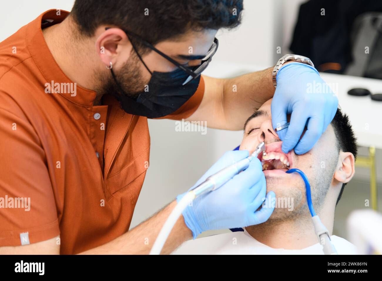 Dental expert hi-res stock photography and images - Alamy