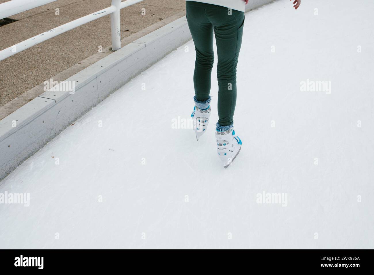 School girl legs hi-res stock photography and images - Alamy