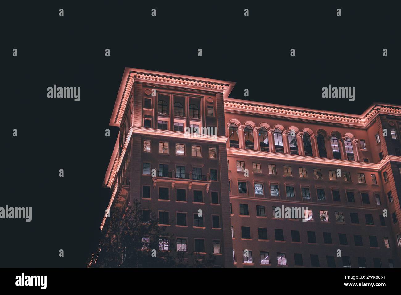 Building at night in downtown miami hi-res stock photography and images ...