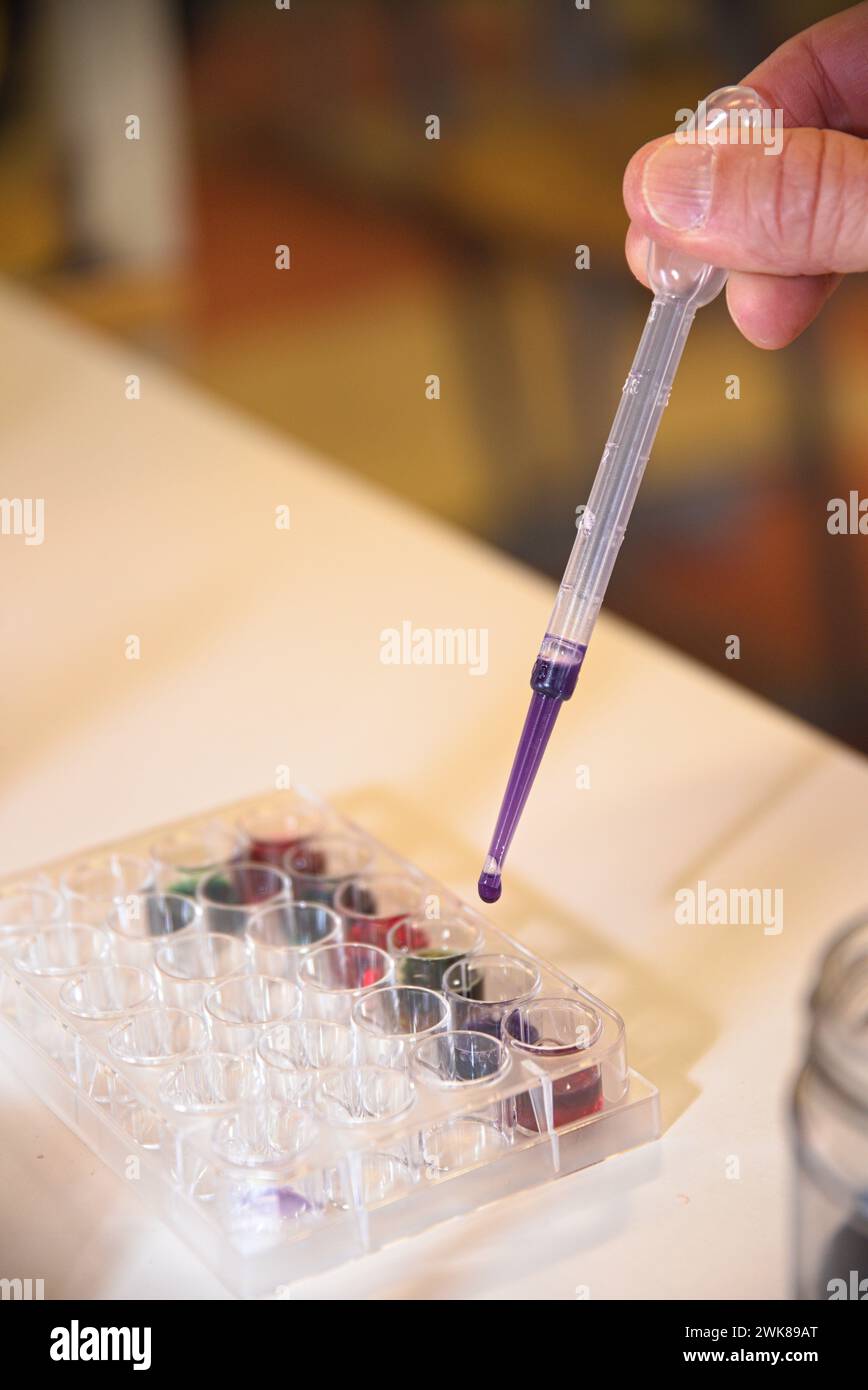 Chemical laboratory base hi-res stock photography and images - Alamy