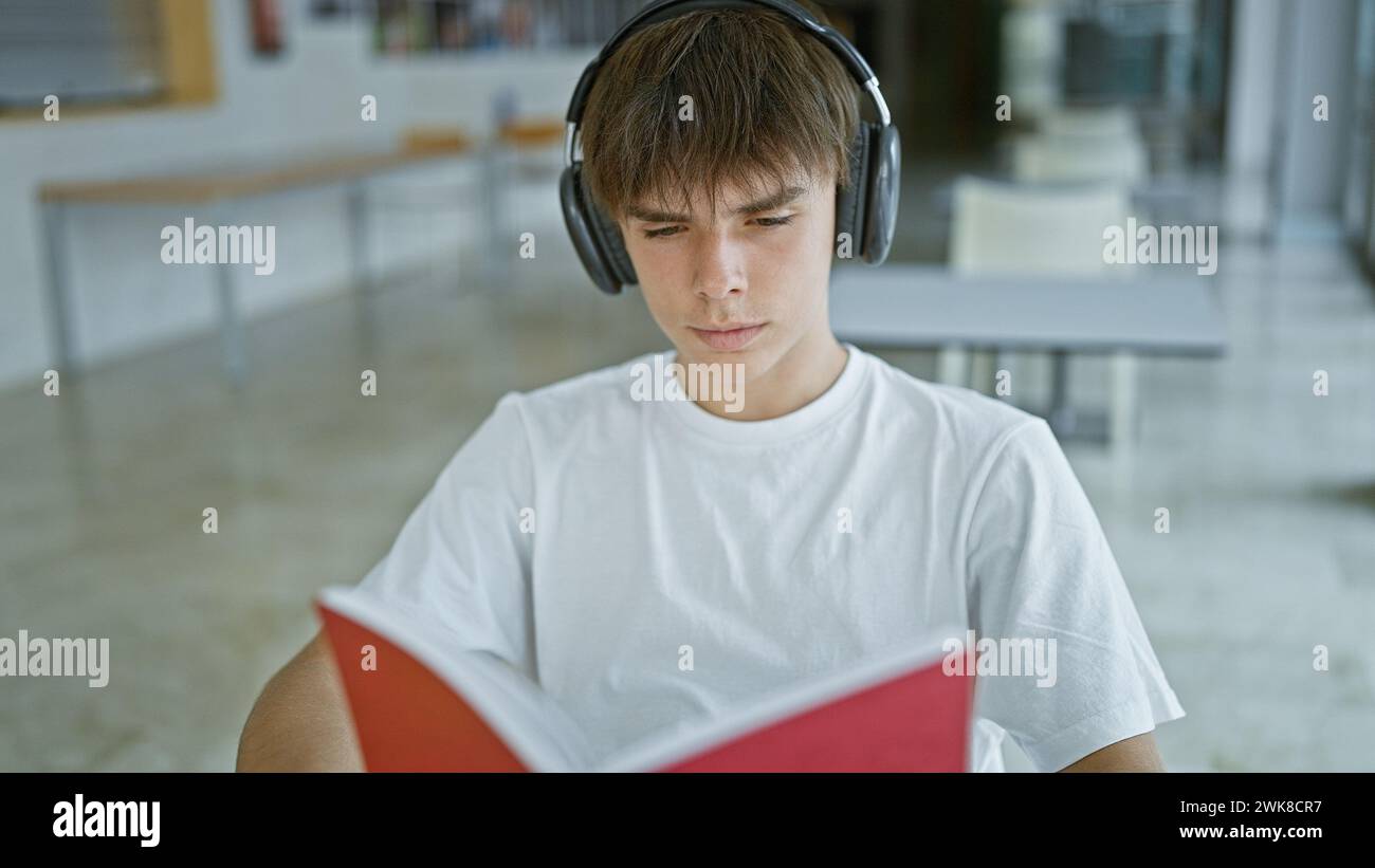 Scholastic book hi-res stock photography and images - Alamy