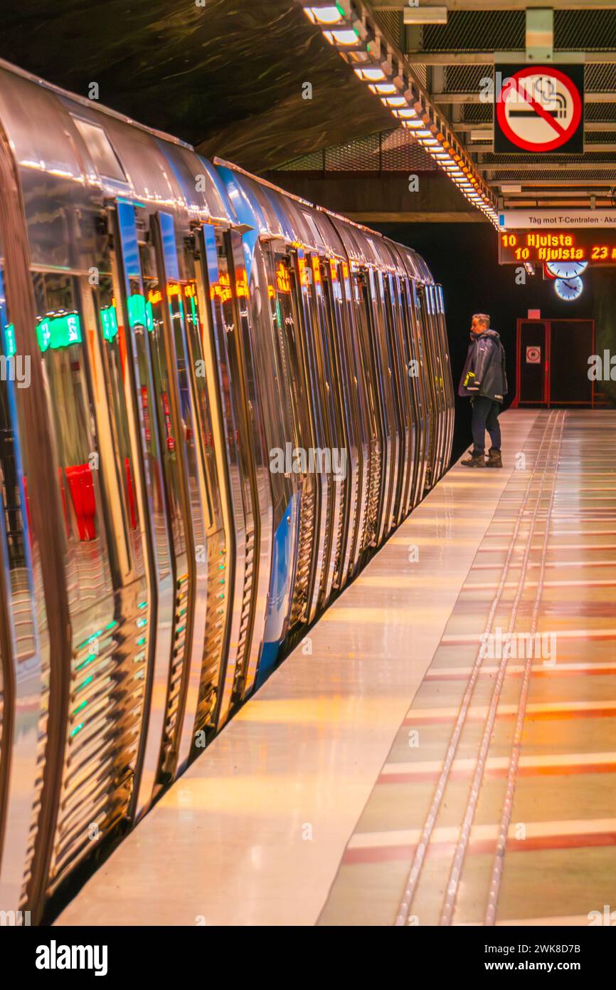 The subway, metro, underground line in Stockholm, Kungstradgarden stop ...
