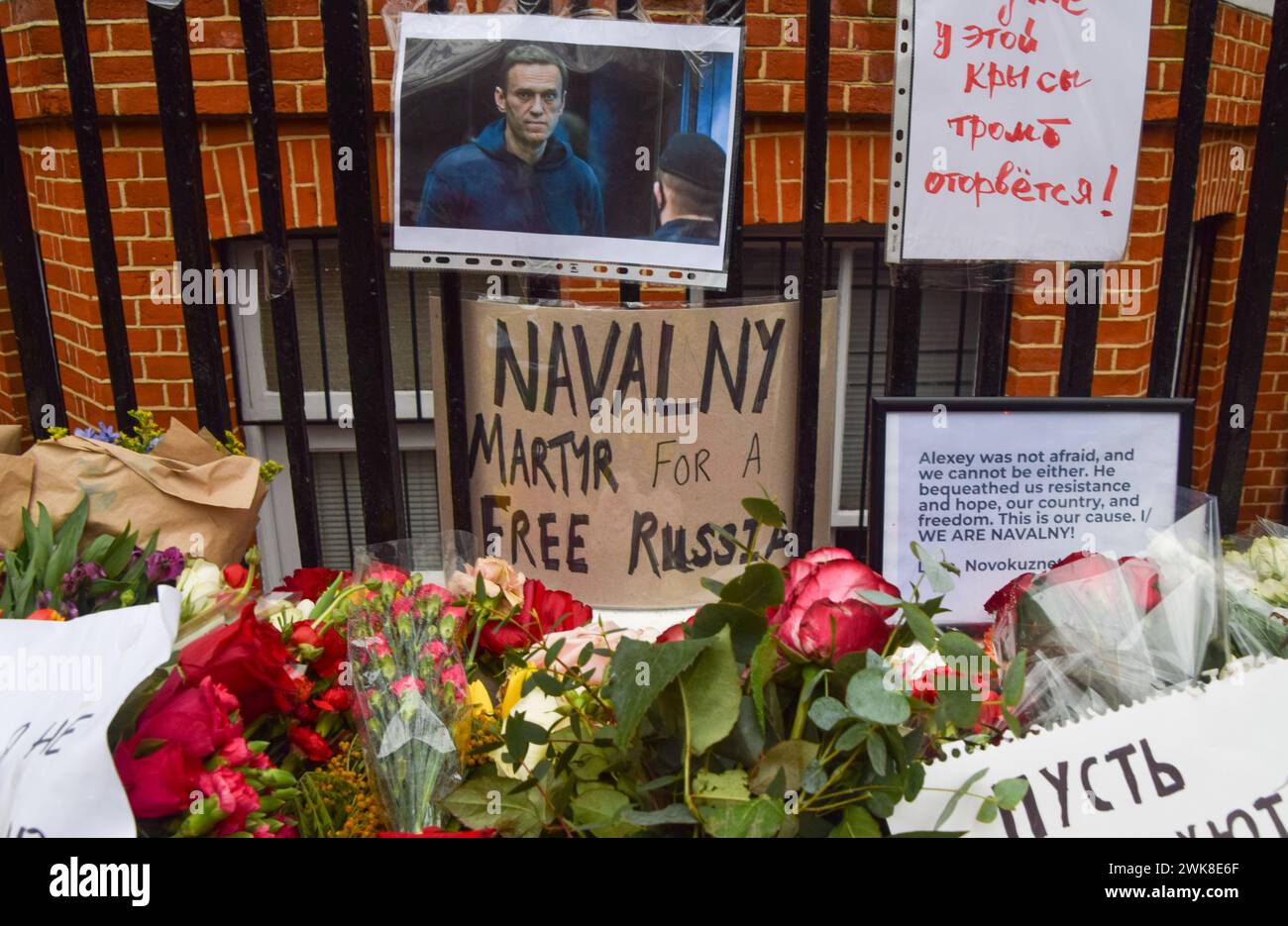 London, England, UK. 19th Feb, 2024. Supporters of Alexei Navalny ...