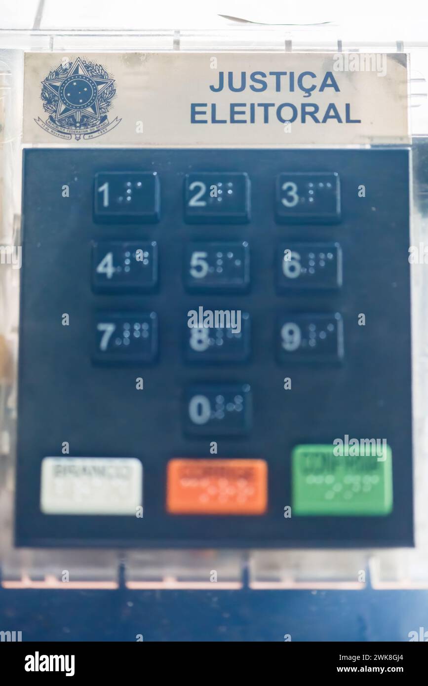 Electronic voting machine hi-res stock photography and images - Alamy