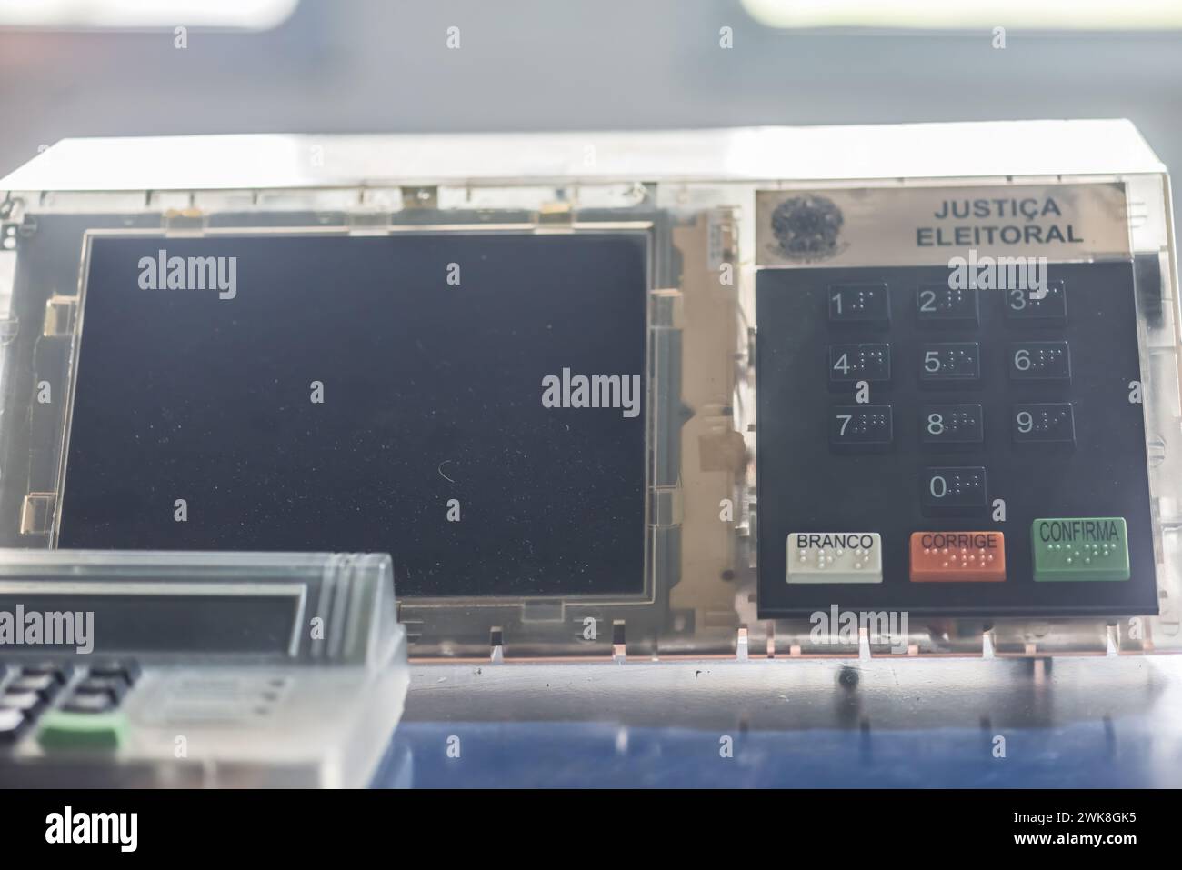 Electronic voting machine hi-res stock photography and images - Alamy