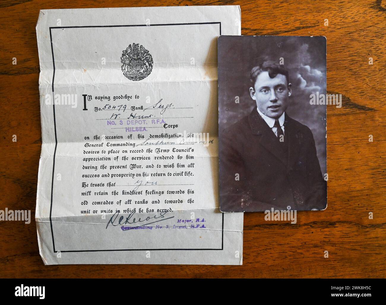 Copy of World War One soldier demobilisation papers for Walter Hunt who ...