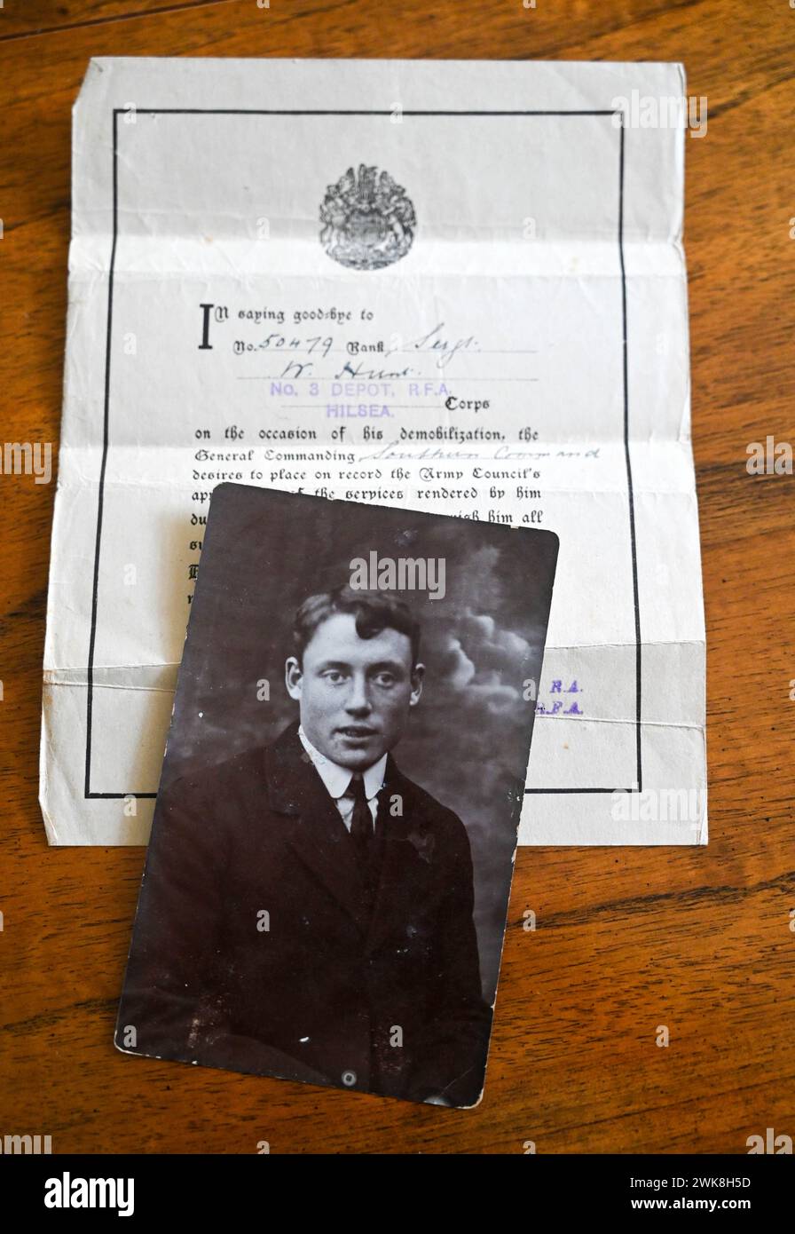 Copy of World War One soldier demobilisation papers for Walter Hunt who ...