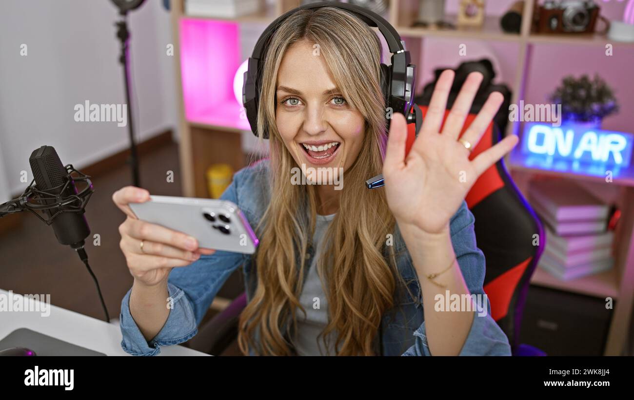 Professional gamer internet personality hi-res stock photography and ...