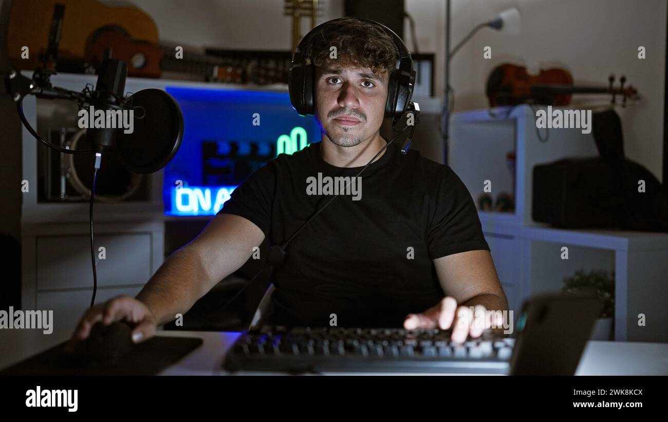 Speaking streamer hi-res stock photography and images - Alamy