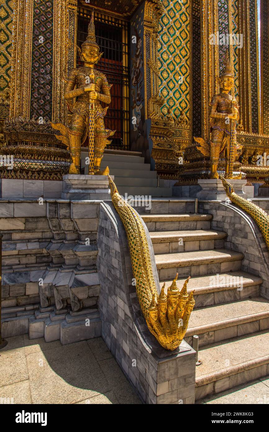 Yaksha guardian statues at the Phra Mondhop in the Grand Palace grounds ...